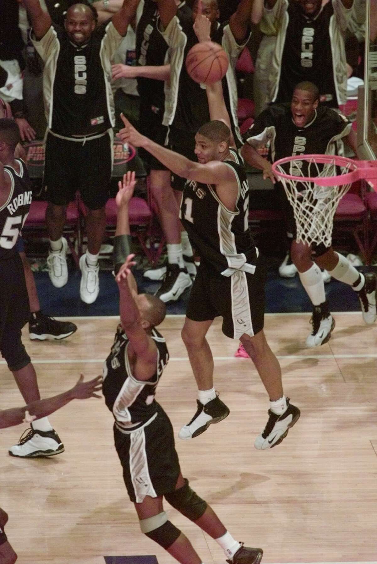 From the archives: Spurs secure ’99 crown on Johnson’s jumper