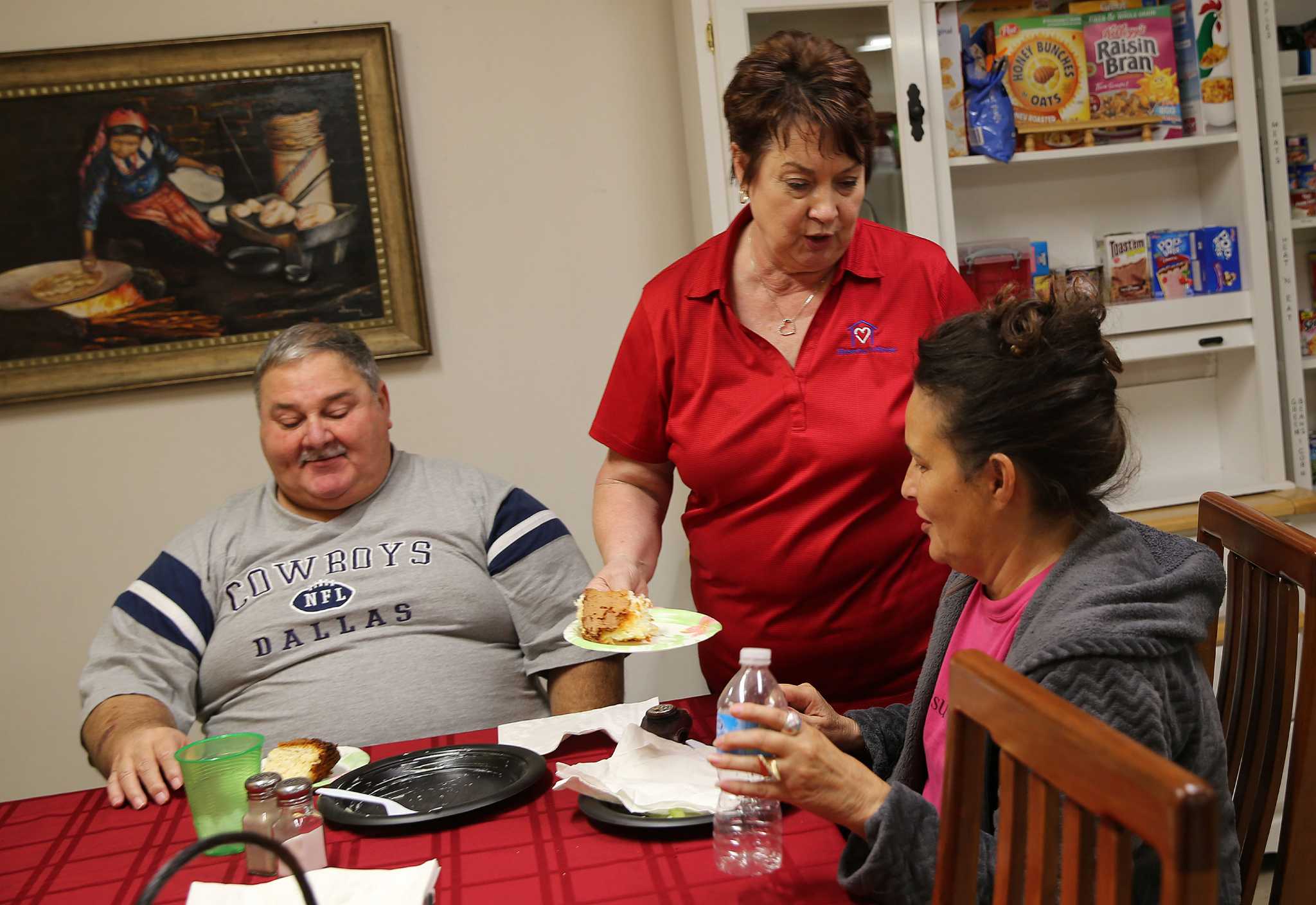 Inmates' families receive a touch of hospitality