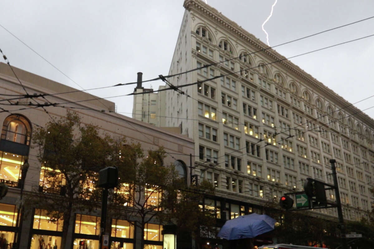 Thunderstorm in Bay Area means snow in the Sierra