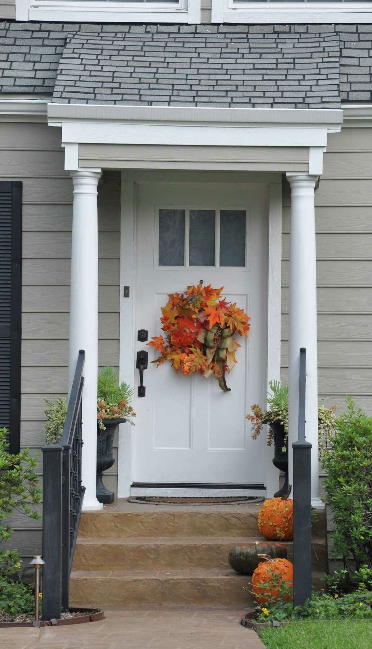 Adore your door: 5 tips for unlocking a welcoming fall entryway