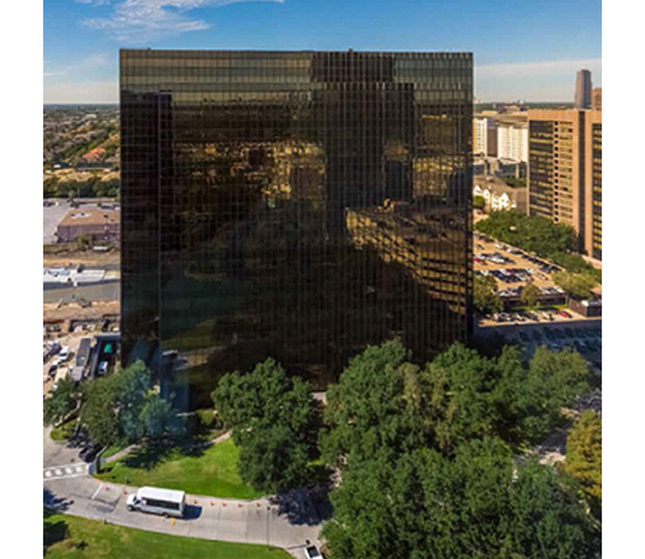 Investors from afar flock to Post Oak Boulevard real estate