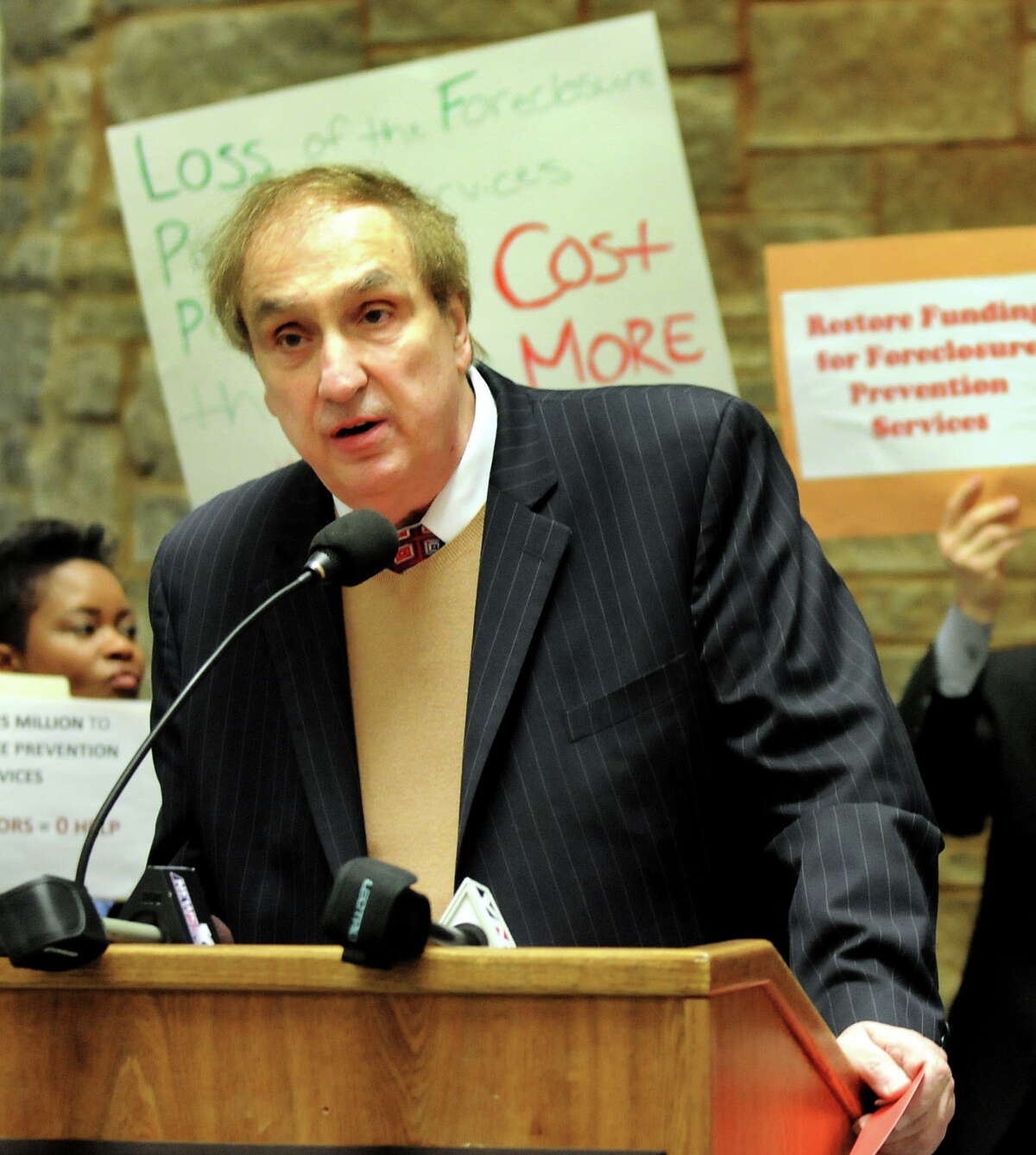 Scandal-scarred Vito Lopez dies at 74