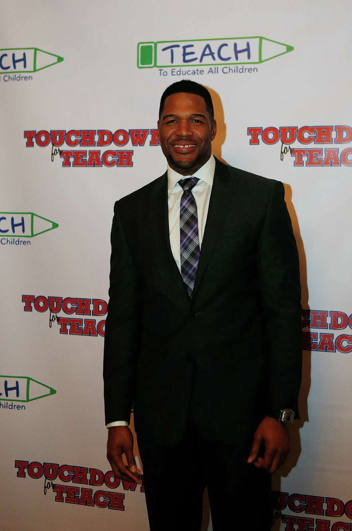 Michael Strahan scores for TEACH