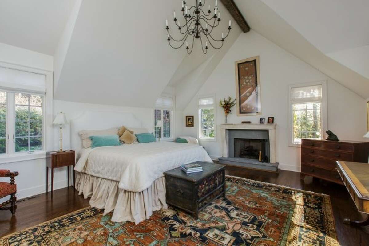 Home Robert Durst lived in with wife who vanished on sale for $1.1 ...