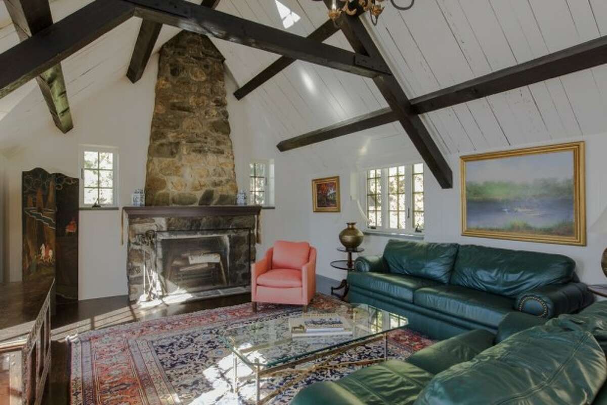 Home Robert Durst lived in with wife who vanished on sale for $1.1 ...