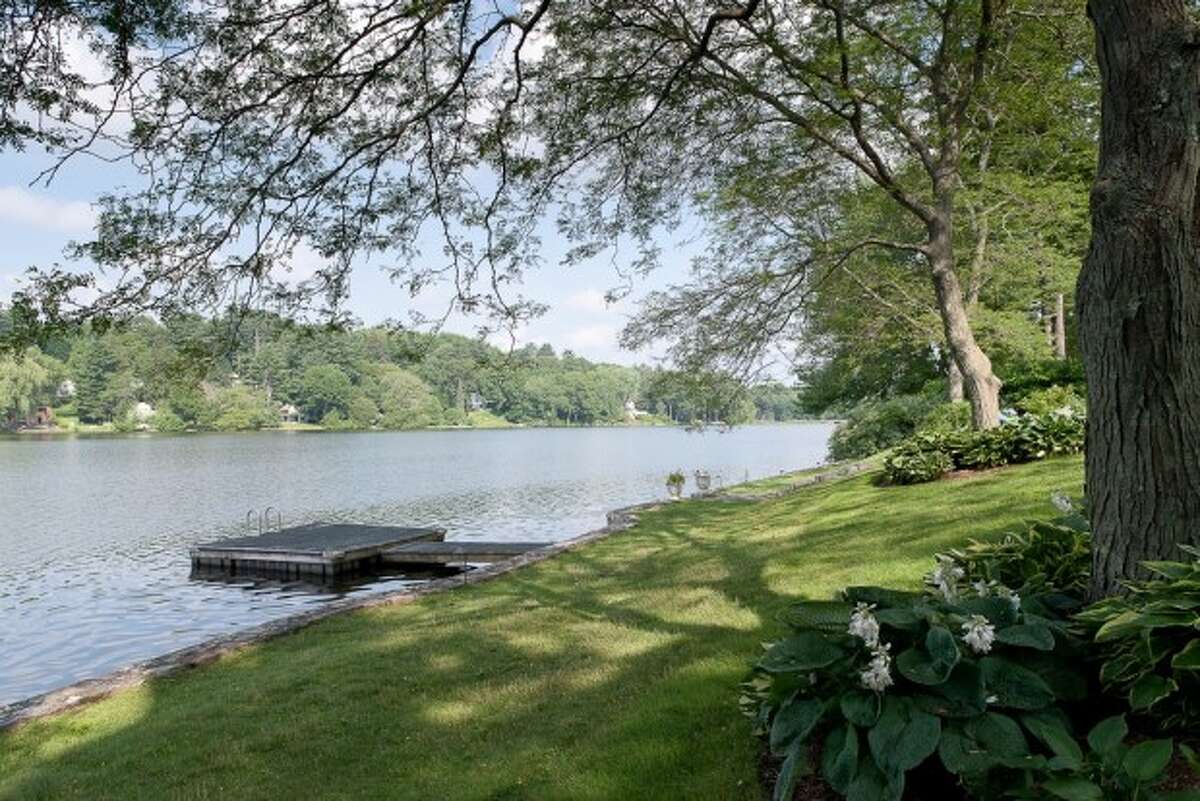 Home Robert Durst lived in with wife who vanished on sale for $1.1 ...