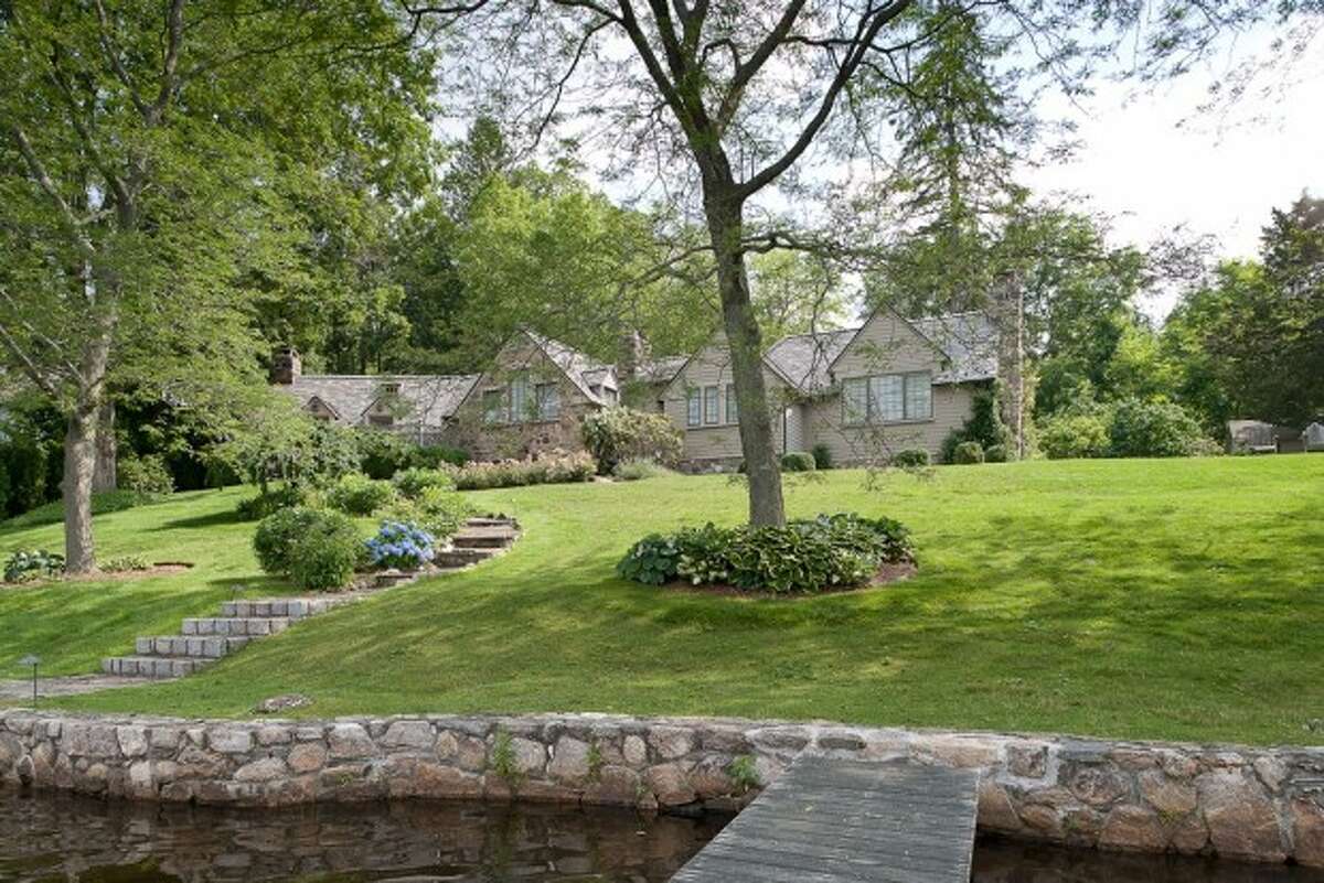 Home Robert Durst lived in with wife who vanished on sale for $1.1 ...