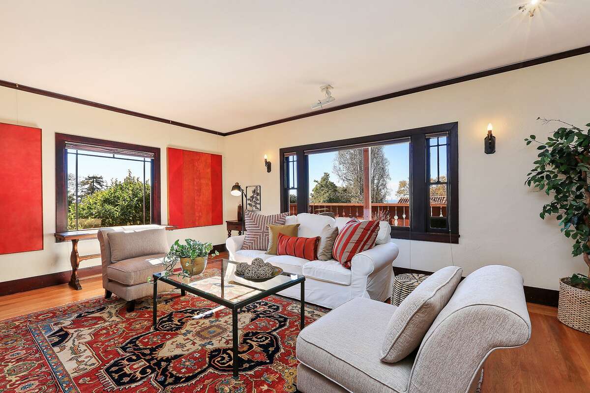 Timeless living at Craftsman in Berkeley