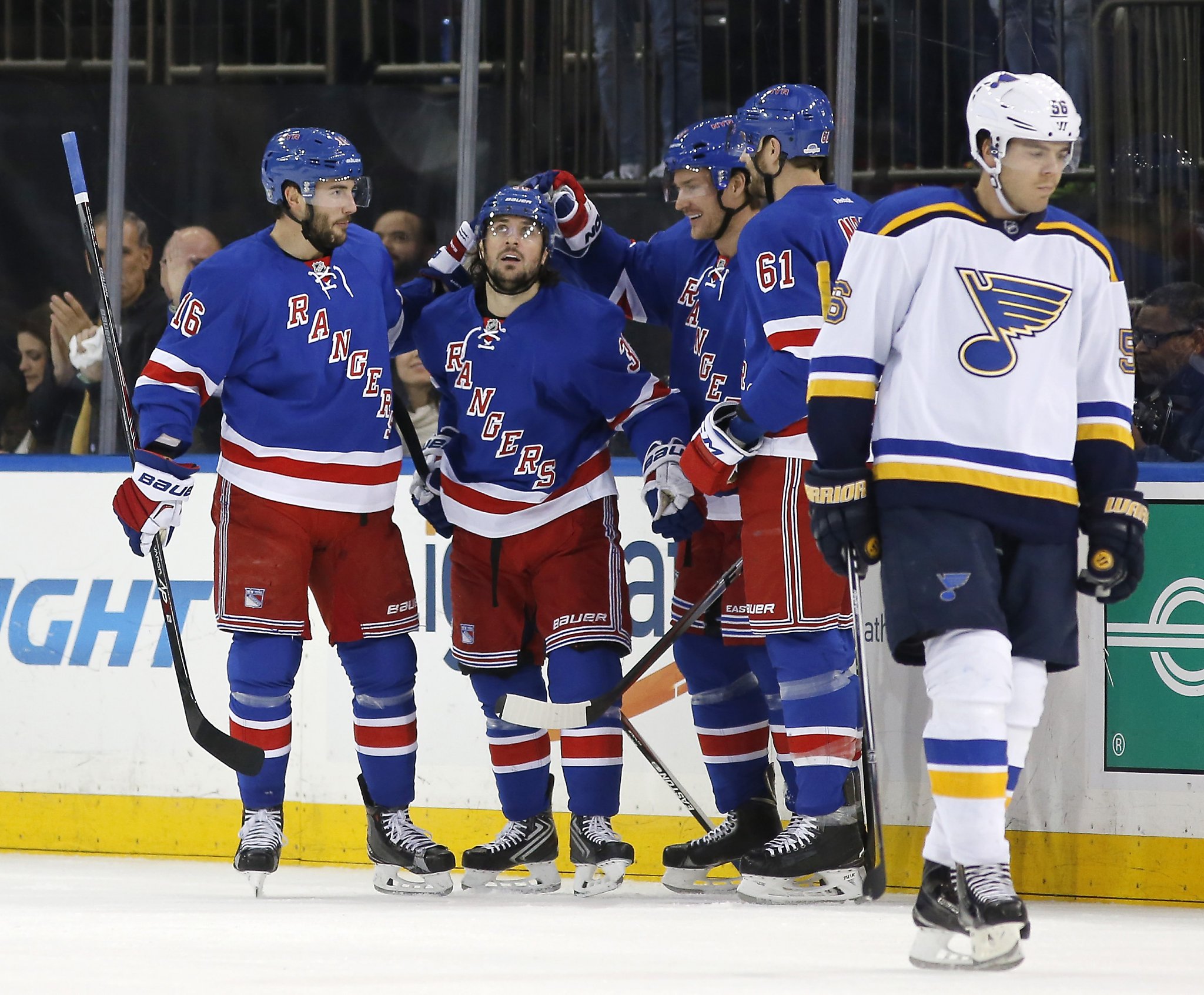Rangers top Blues for their 7th straight win