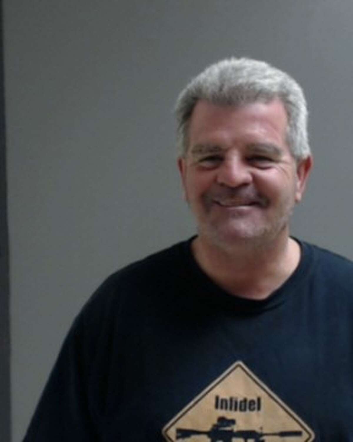 South Texas reporter wore 'infidel' shirt, smiled in booking photo for ...