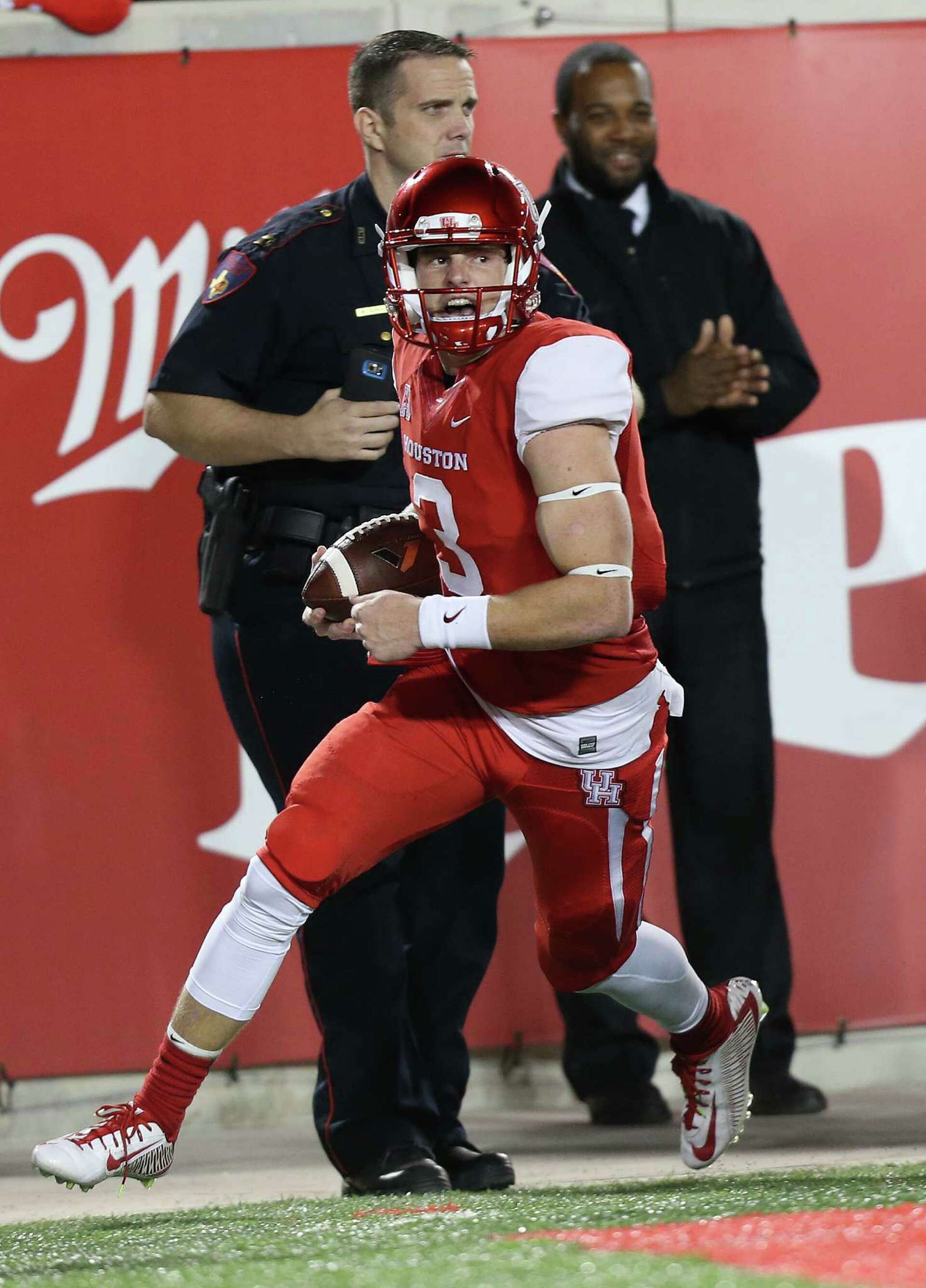 UH rallies to beat Memphis, stay undefeated