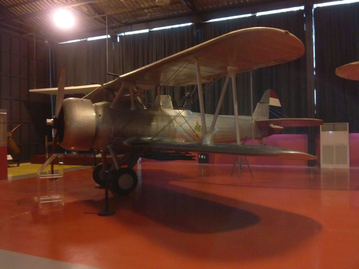 Texas company's private air force has 90+ fighter, attack jets to help ...