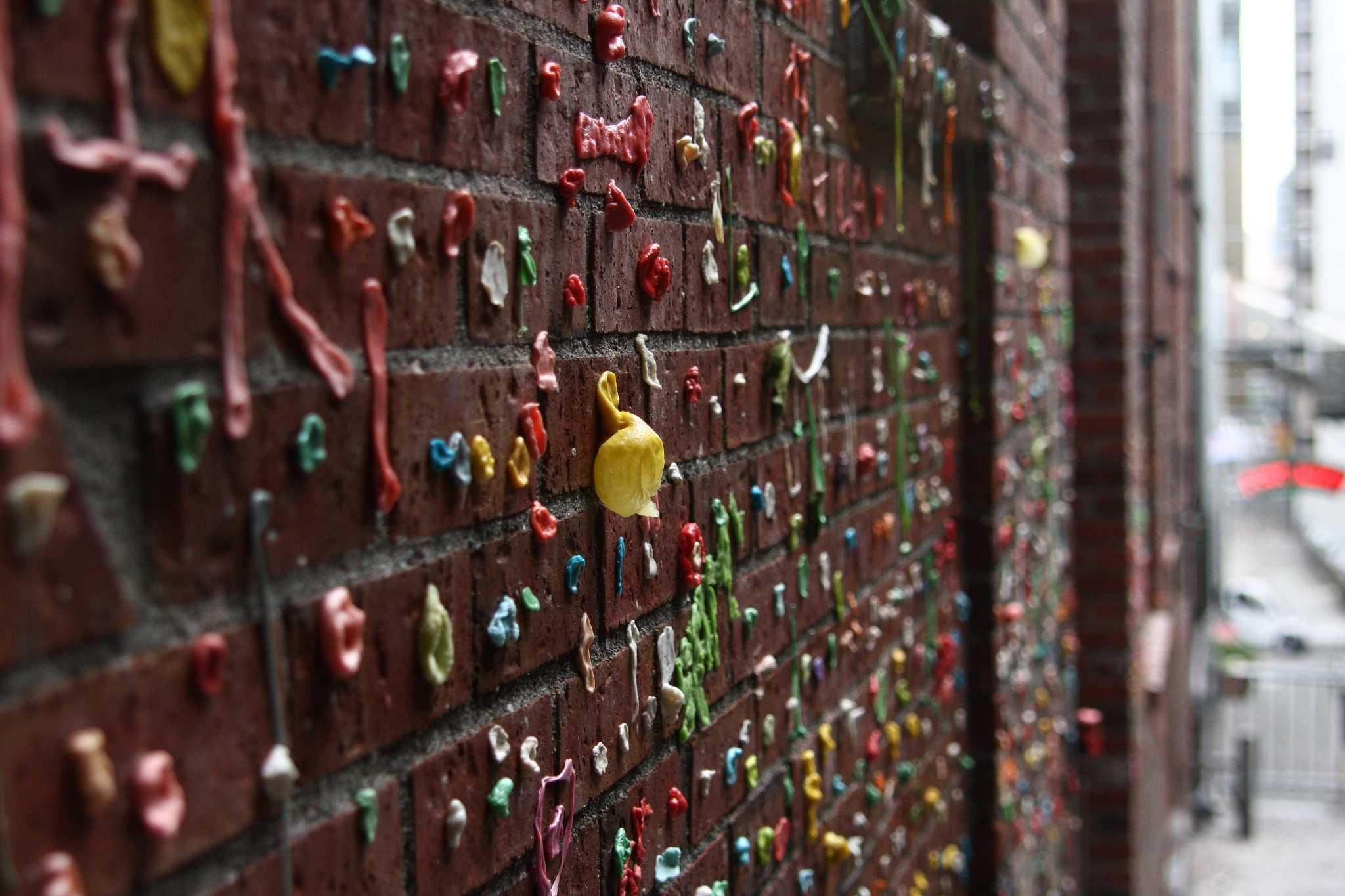 Gum wall not clean for long