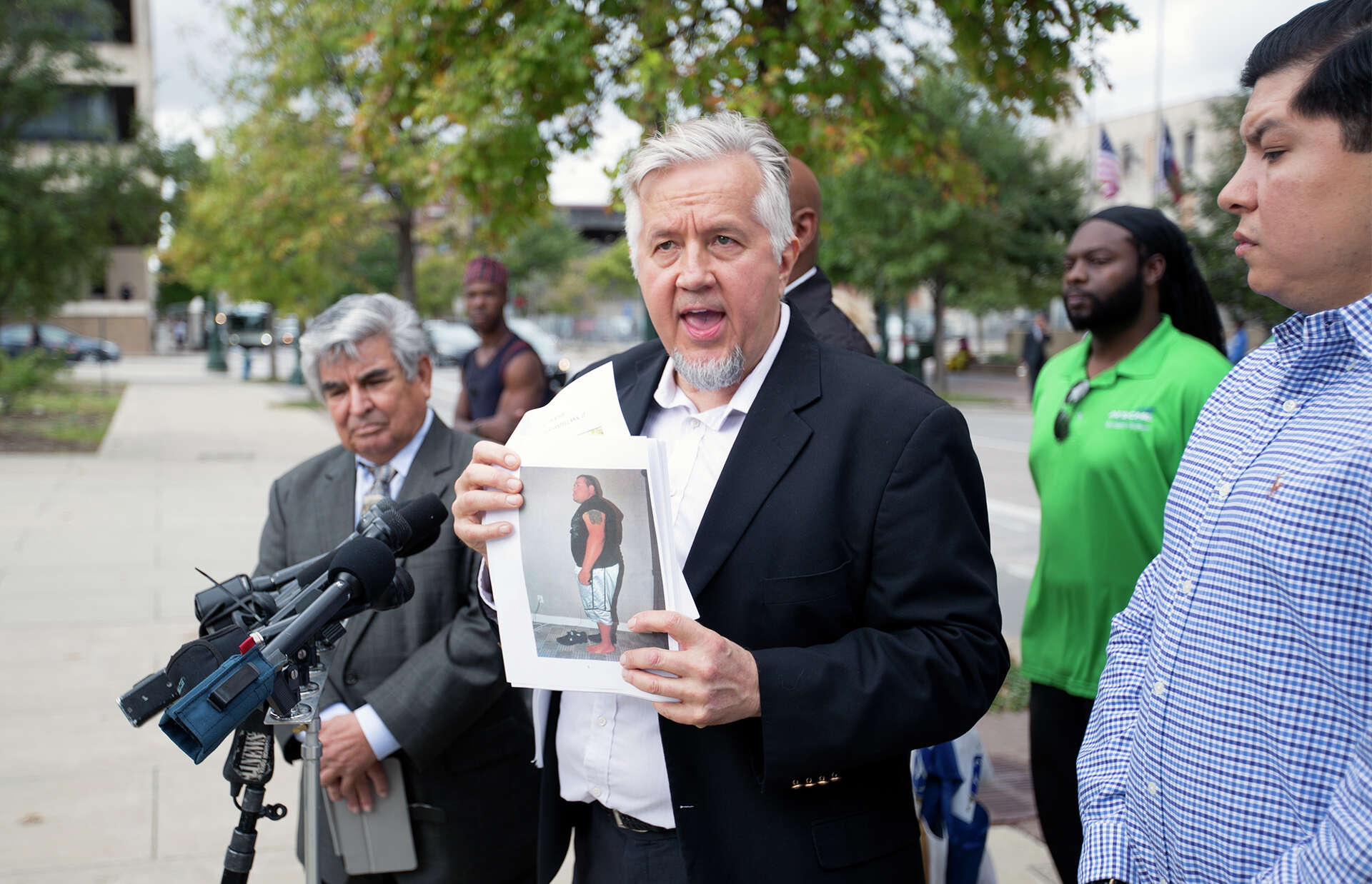 Parents of teen killed by off-duty officer ask new grand jury to ...