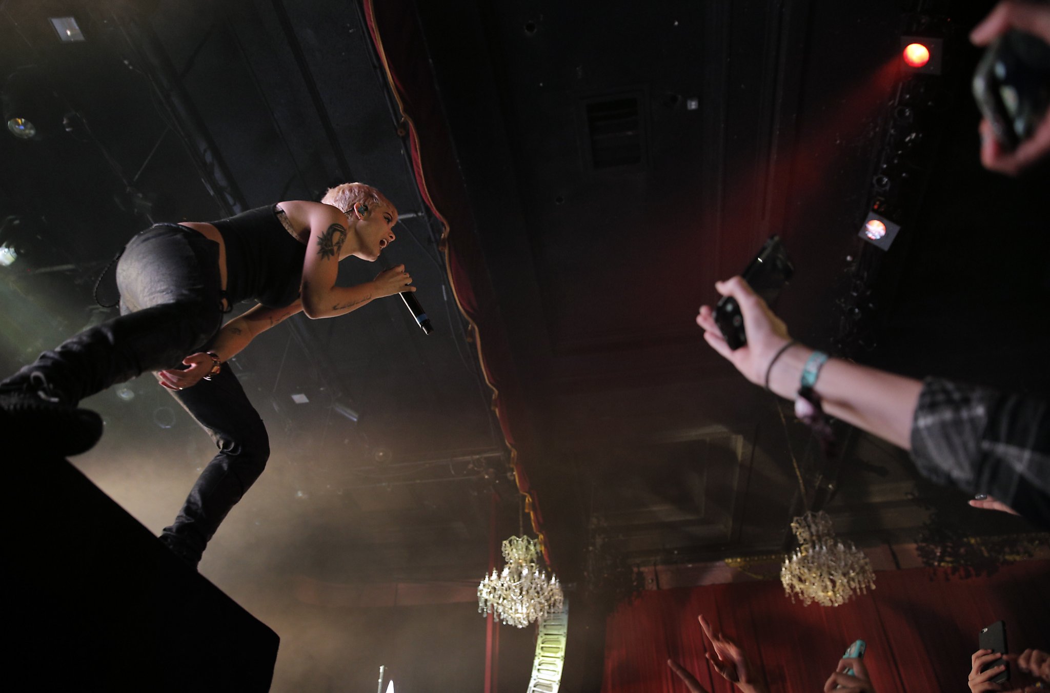 Halsey hits S.F. stage to the joy of screaming fans