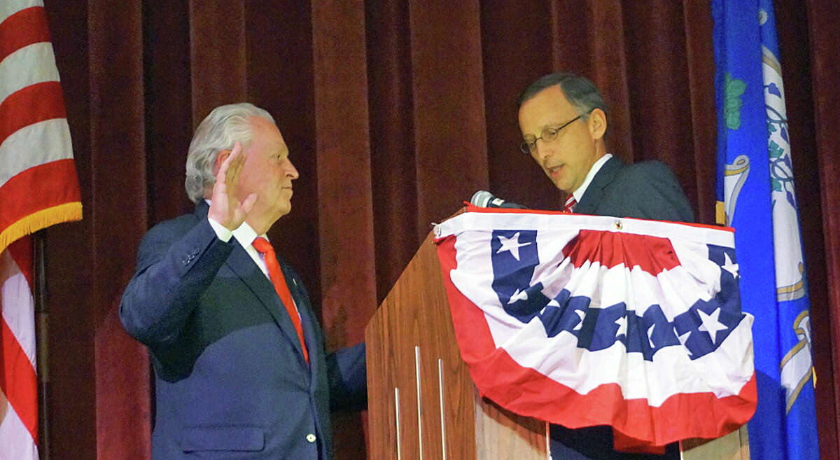 Tetreau sworn in for second term