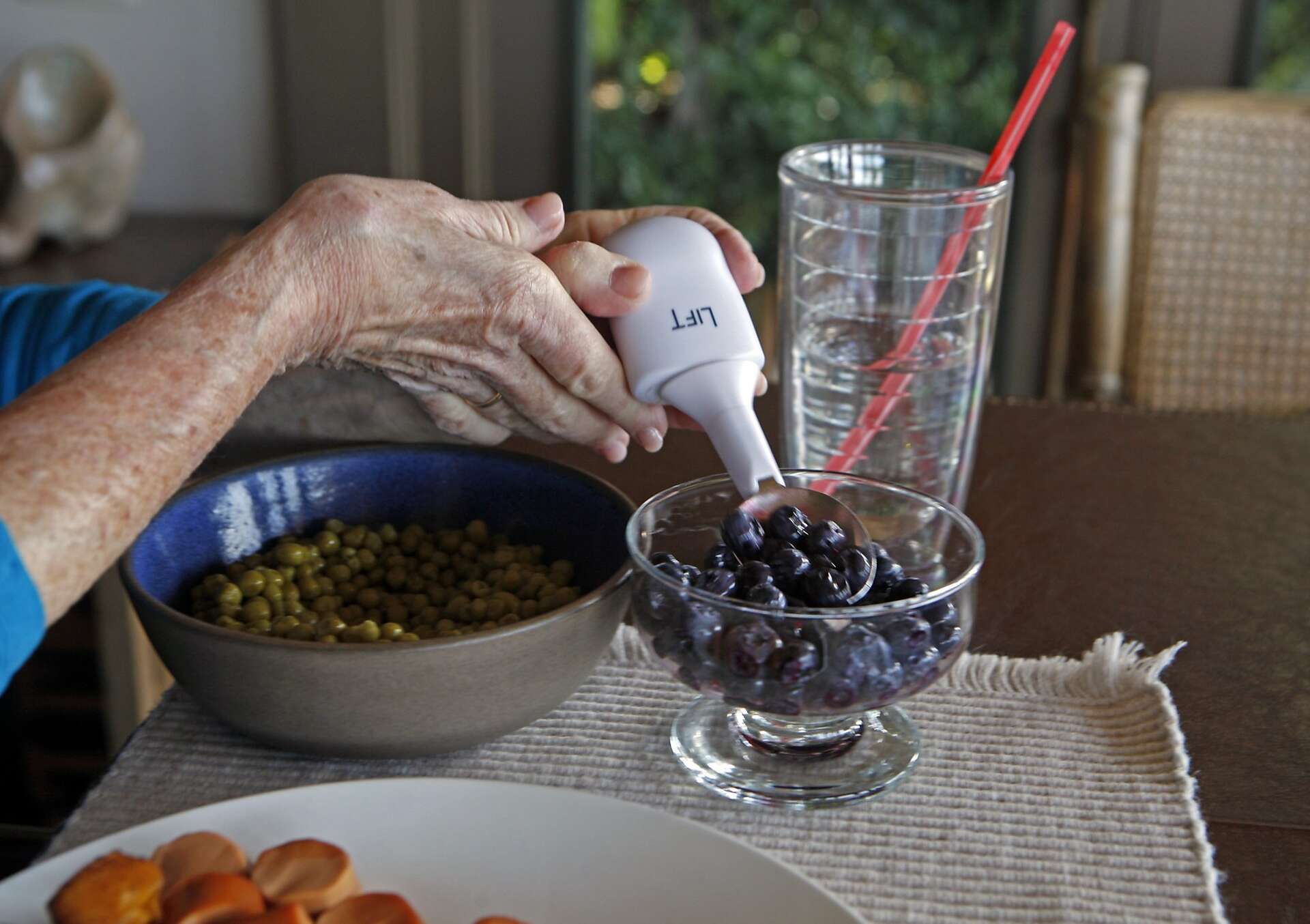 Liftware drops smart spoon price to help people with hand tremors