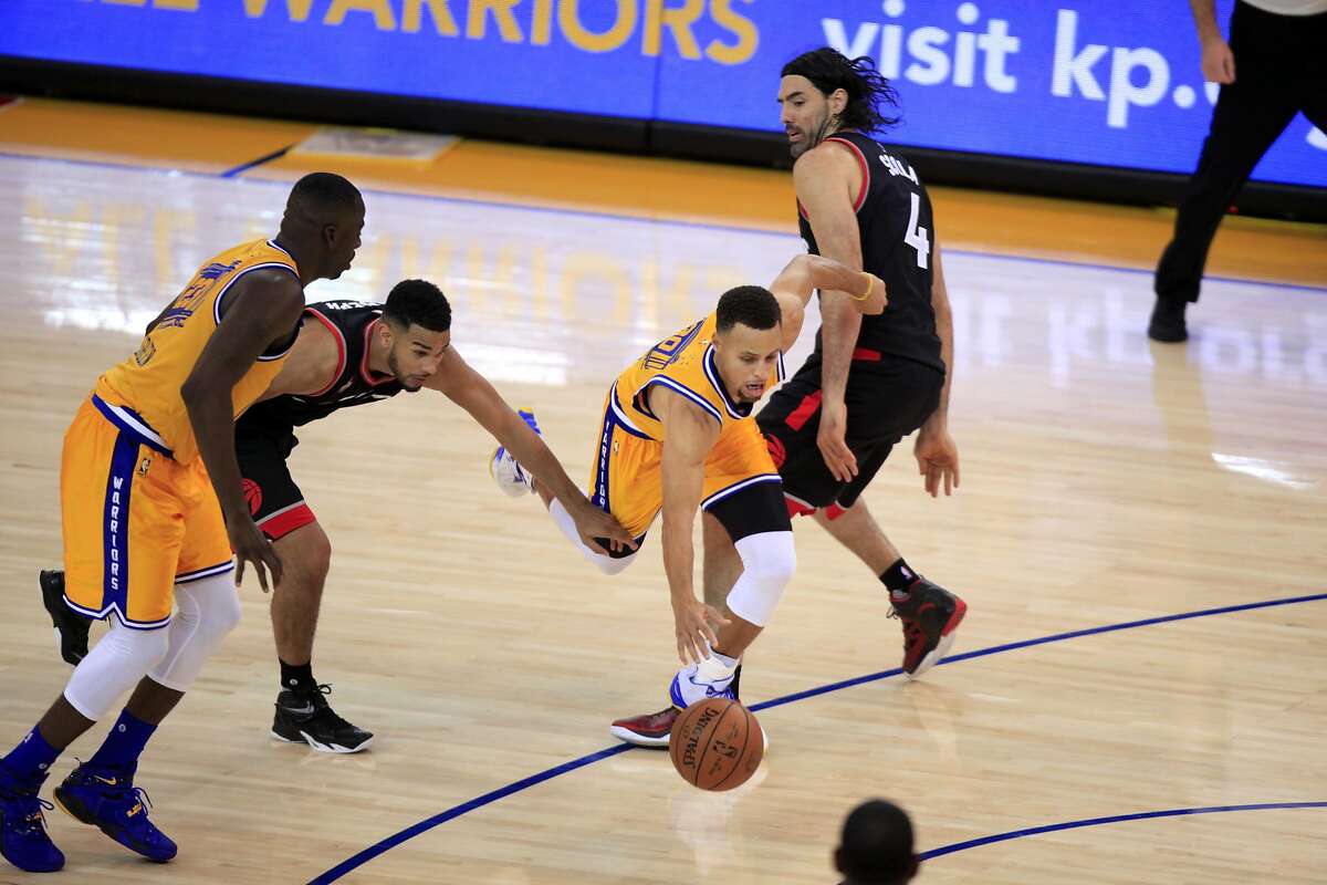 Stephen Curry makes history: 1st unanimous MVP