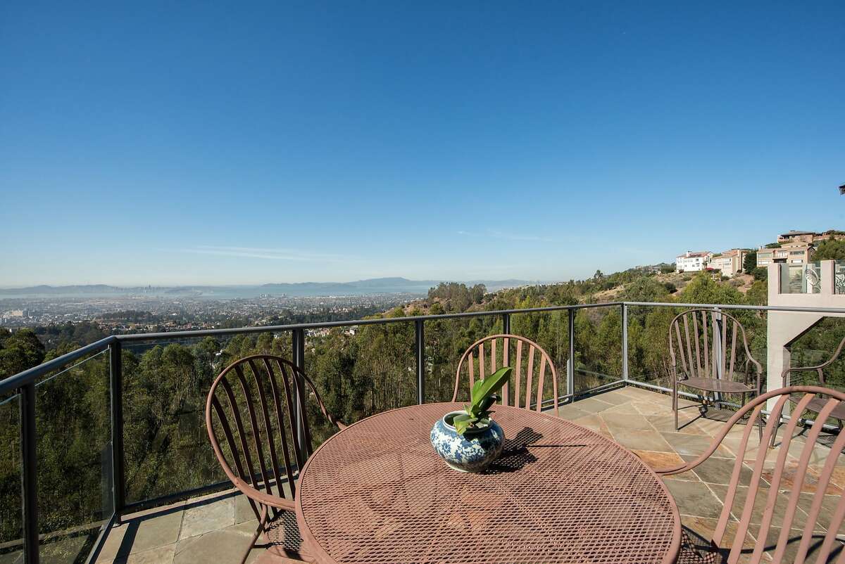 Views and light define Montclair Contemporary