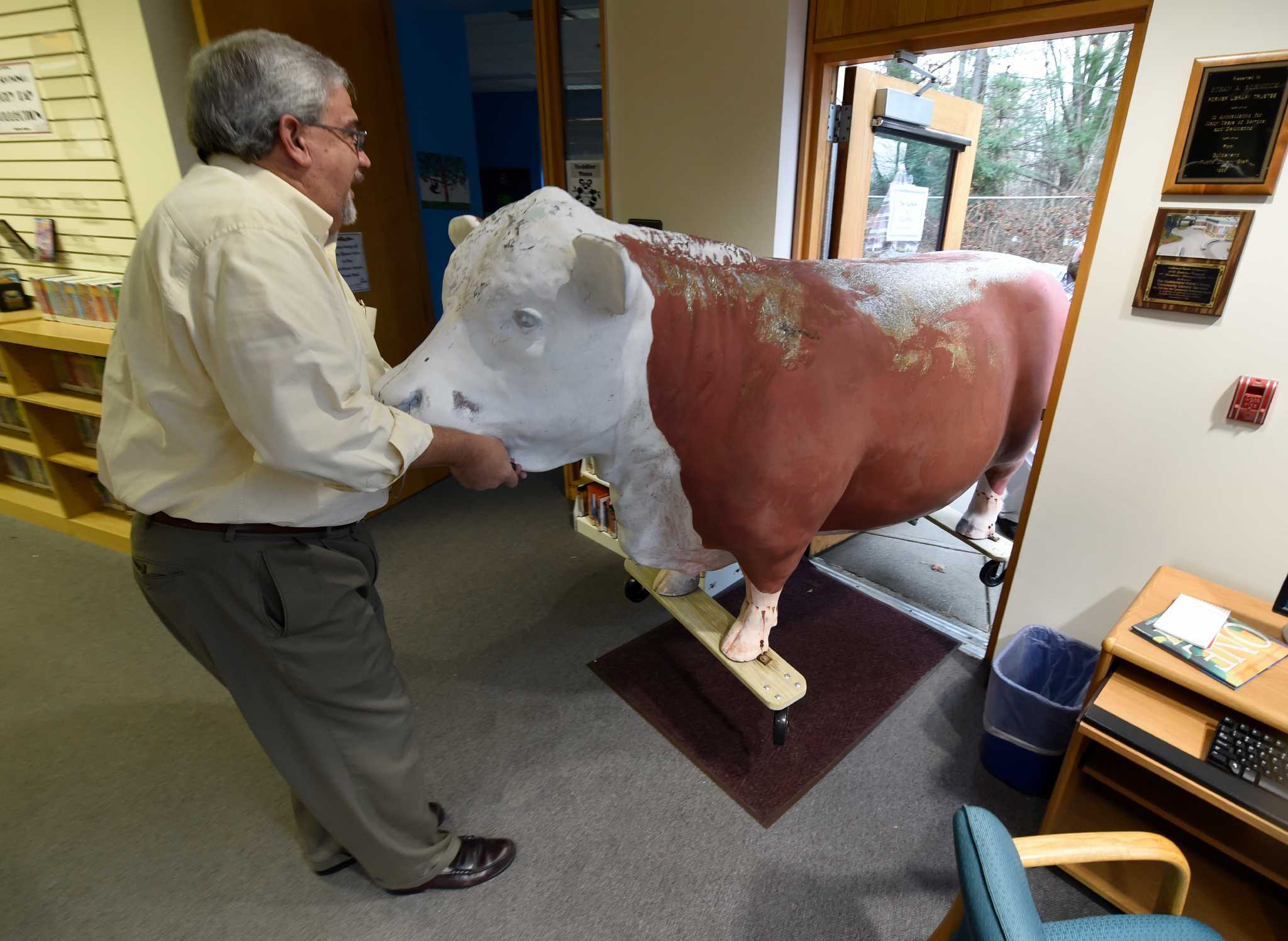 Greulich's iconic cow has new home at Guilderland library