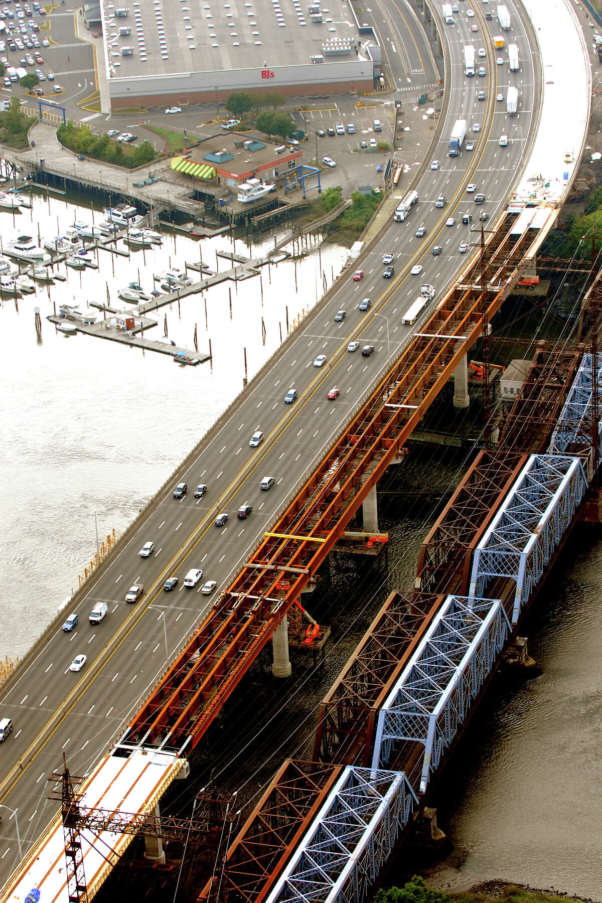 I-95 Stratford bridge now at ‘full capacity’