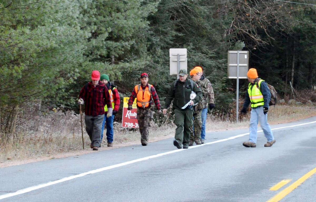 Troy hunter update: Volunteers need to search, drop off food for crew