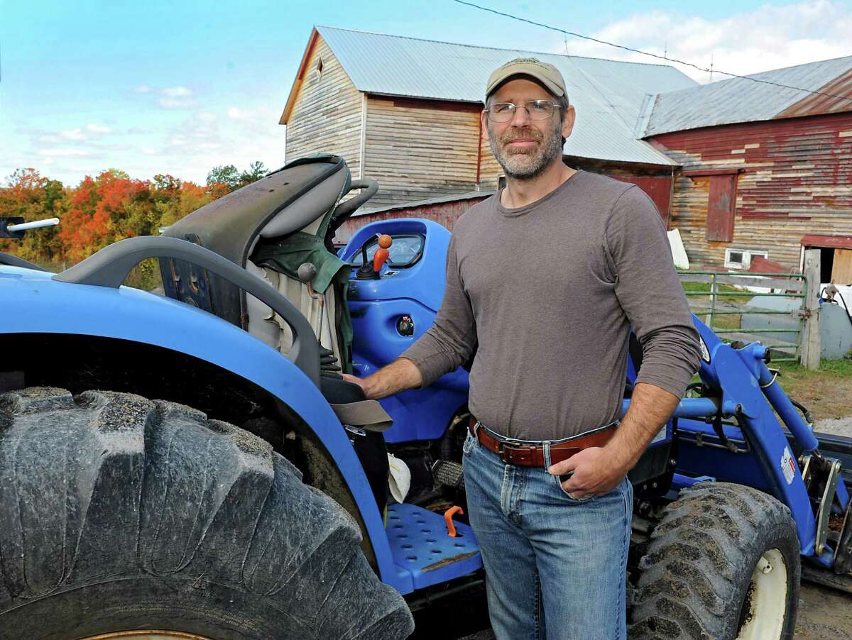 Former pig farmer becomes vegetable-growing vegan who laments slaughter ...