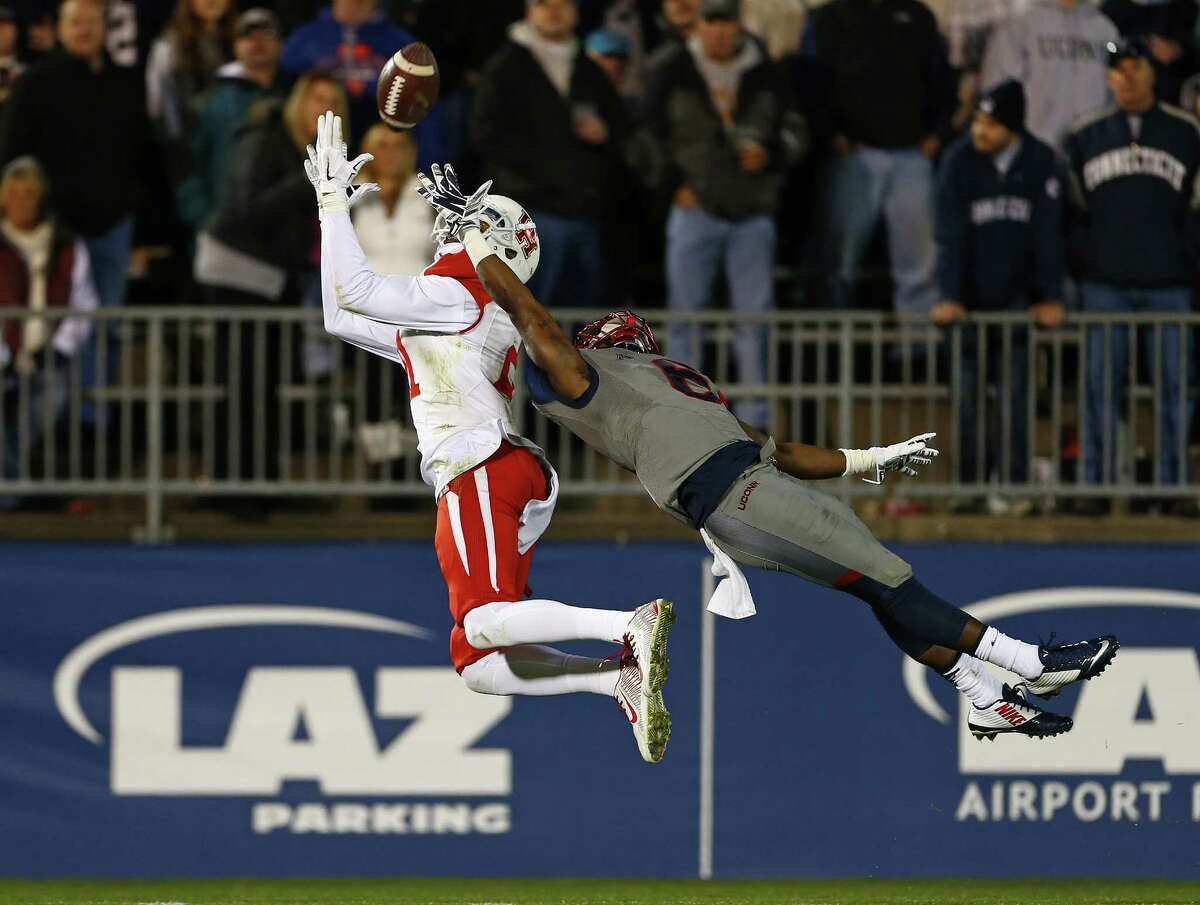 UConn dashes UH's dreams of unbeaten season