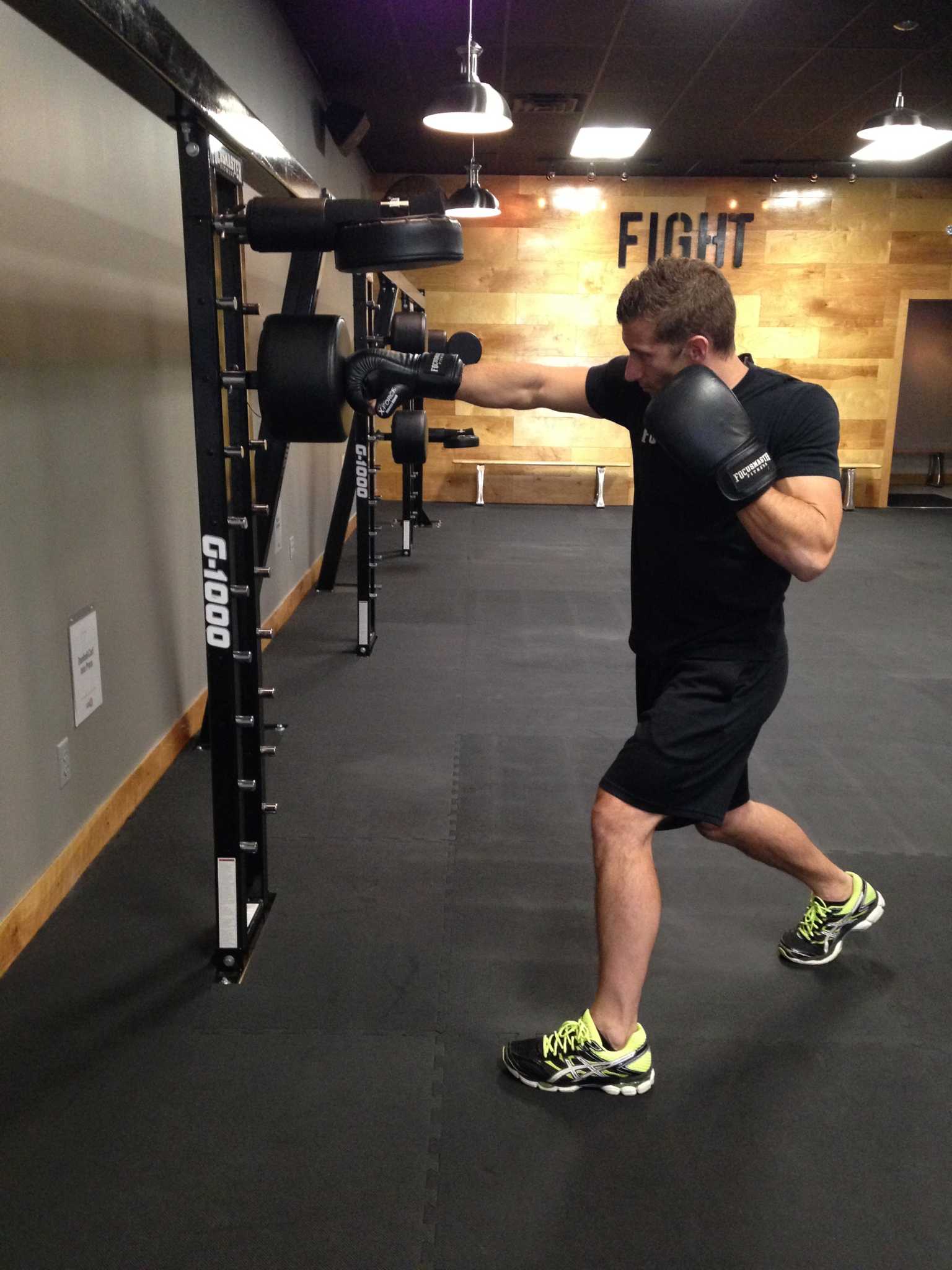 Trainer tip: Right Cross Punch with Kyle Coletti