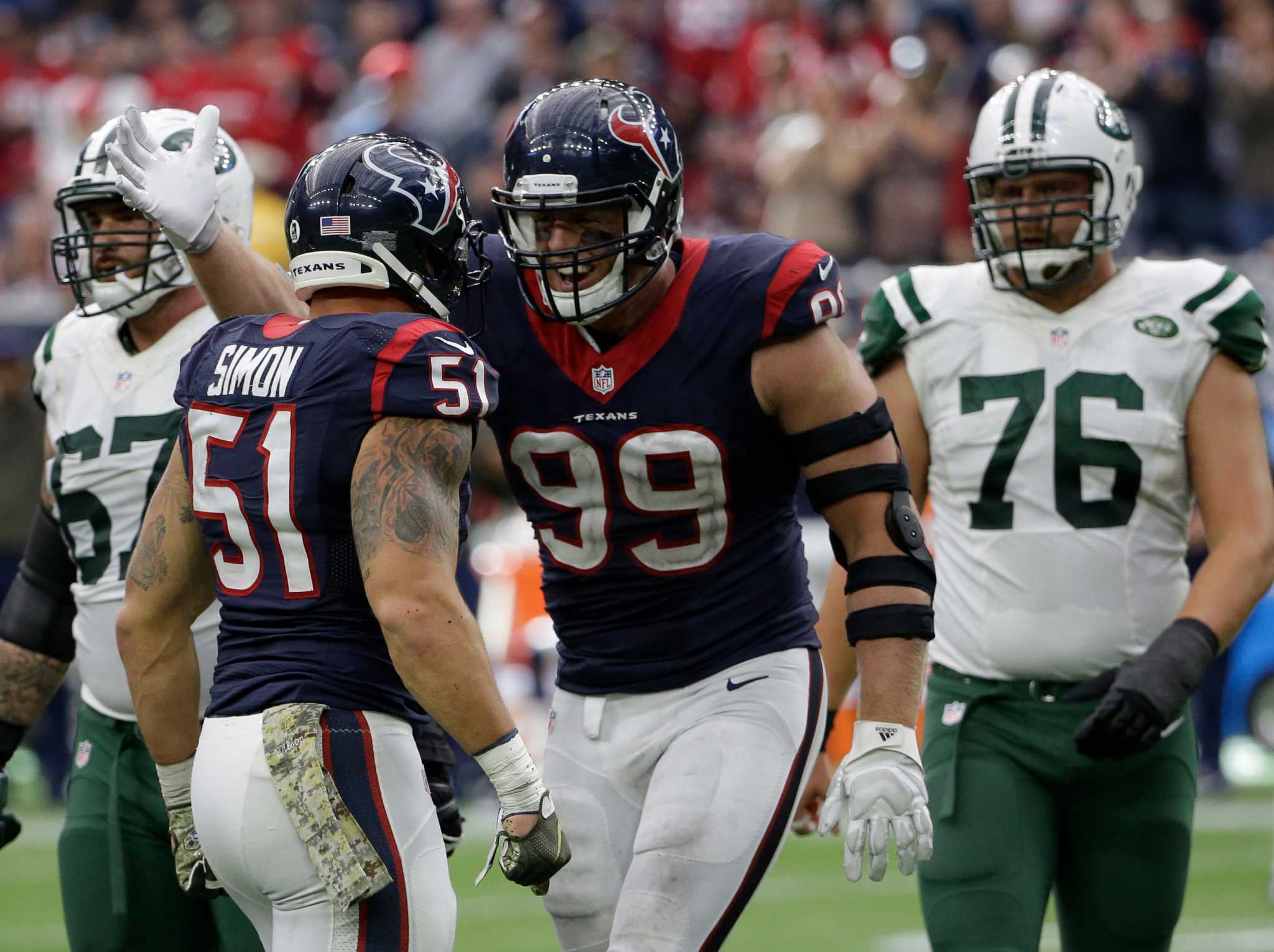 Yates leads Texans to third straight victory