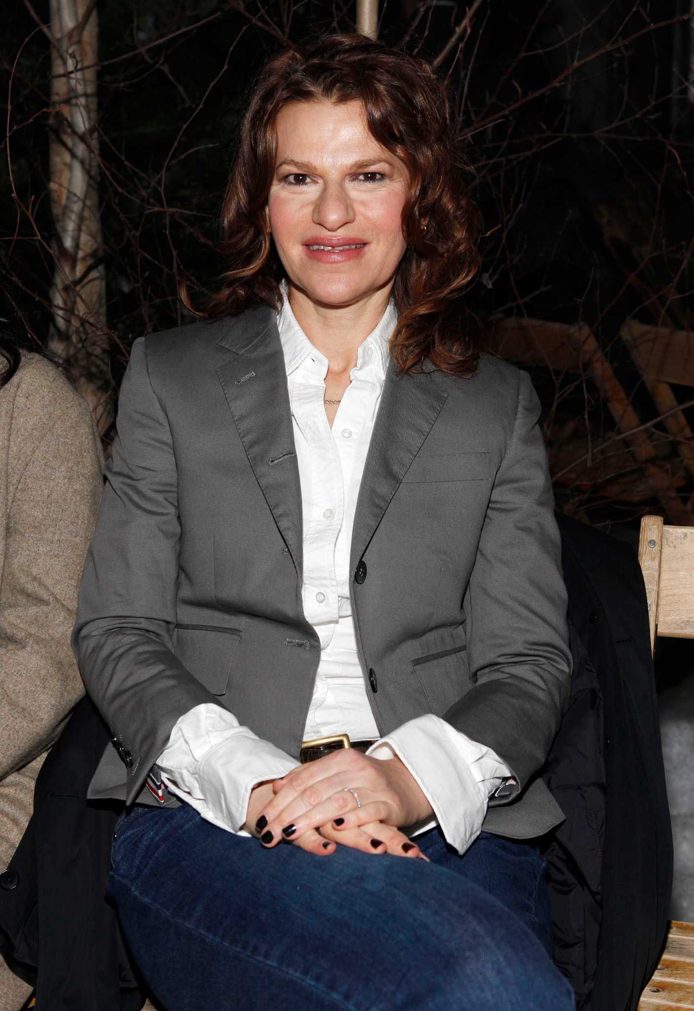 Comedian Sandra Bernhard's performance is peculiar, brief in Troy