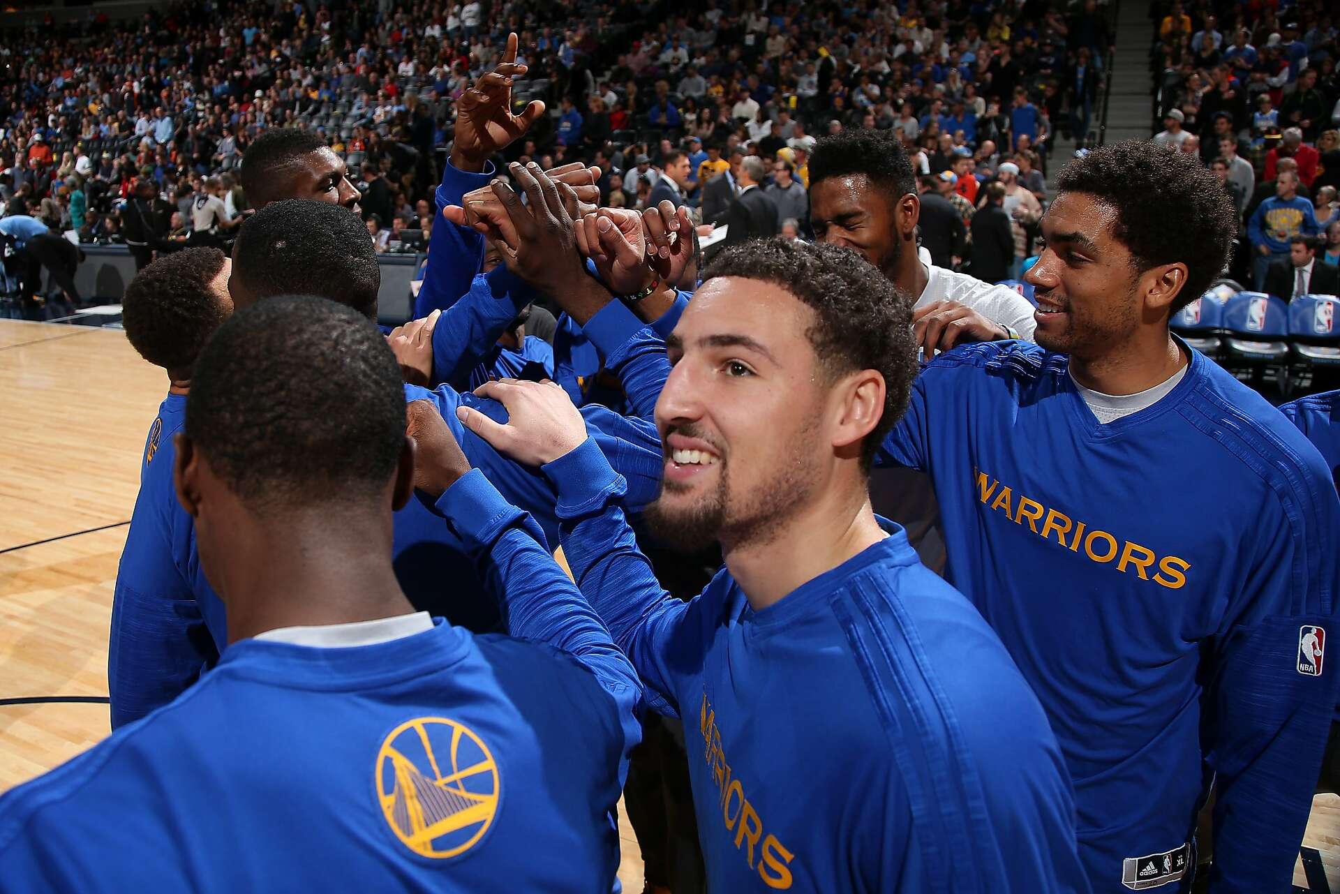 Warriors, at 15-0, equal NBA’s best start to a season
