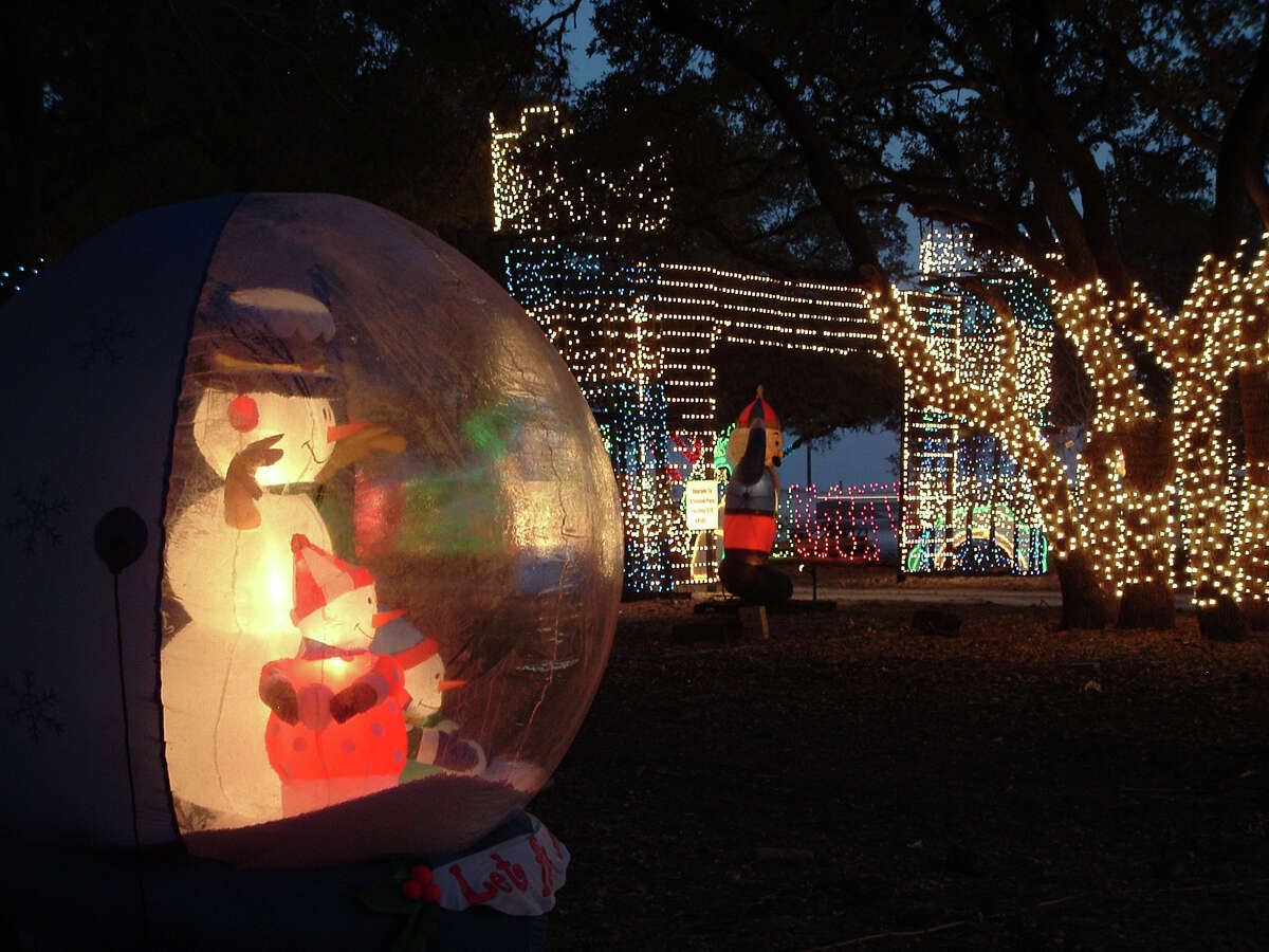 Where to see even more holiday lights around San Antonio