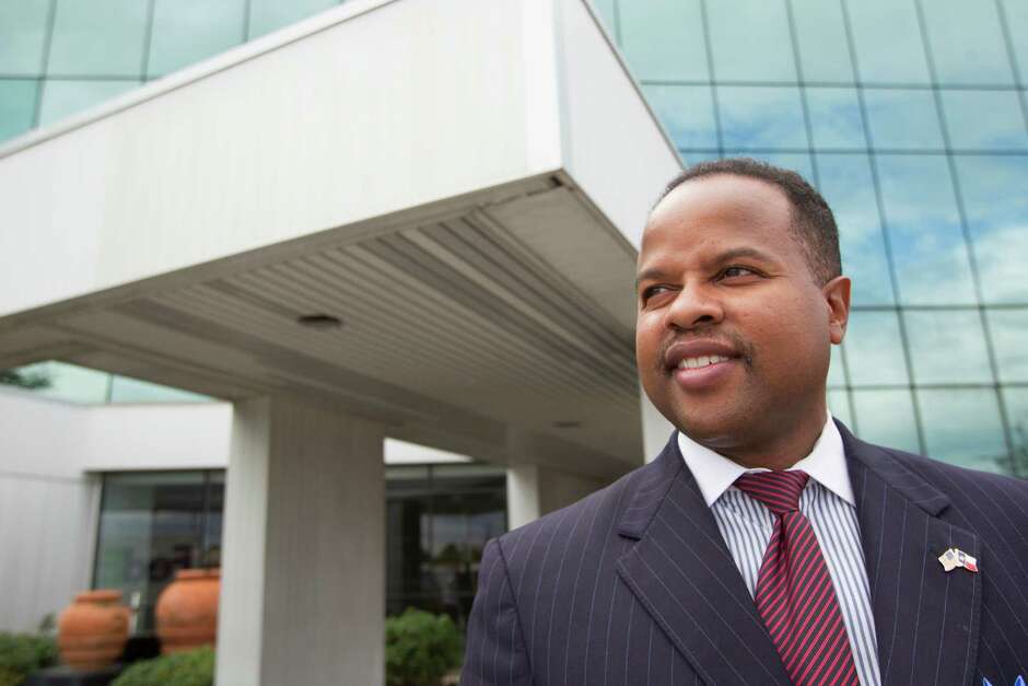 Despite controversies, Reynolds heads to runoffs with Democratic ...