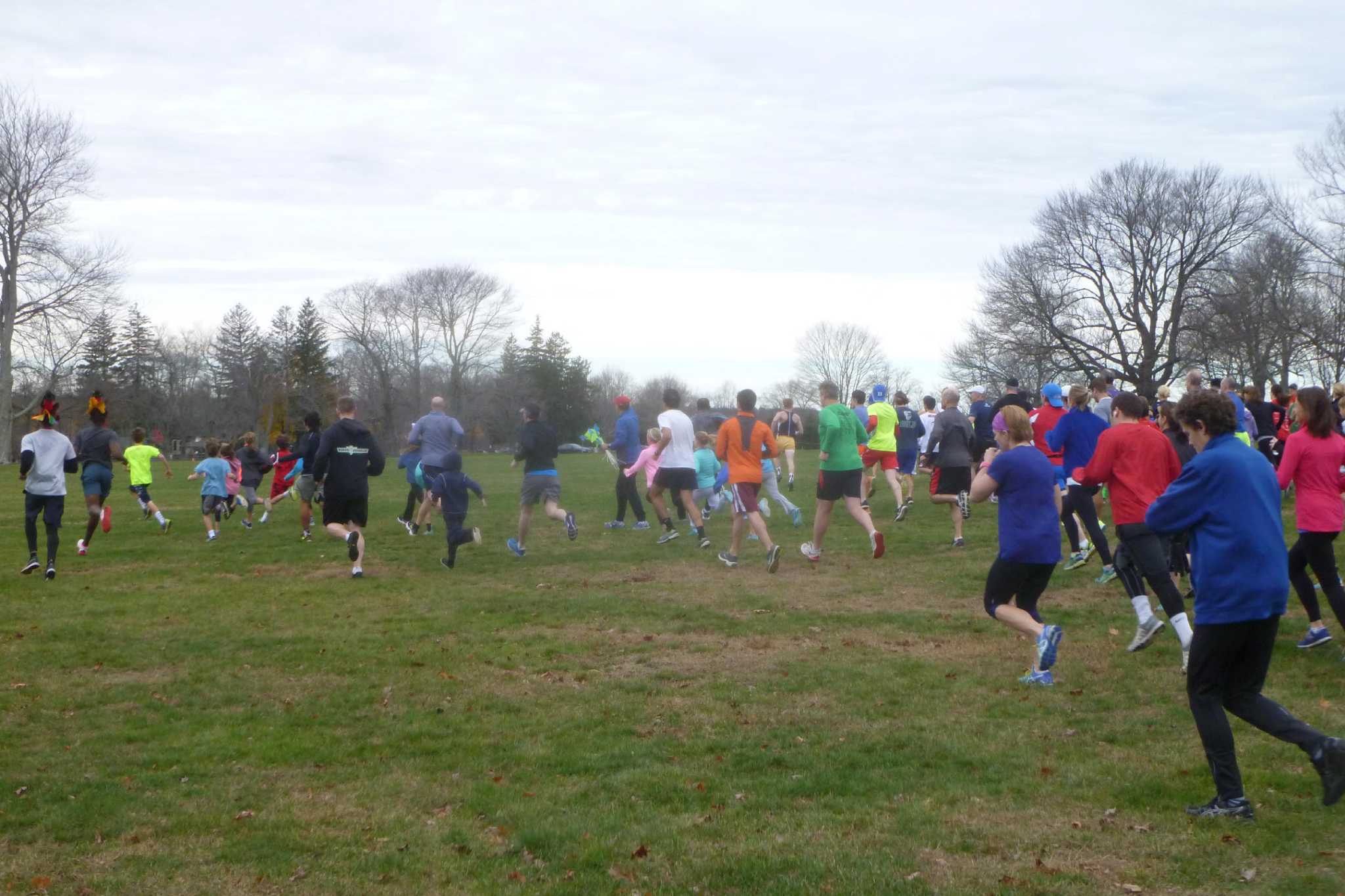 More than 350 turn out for Turkey Trot
