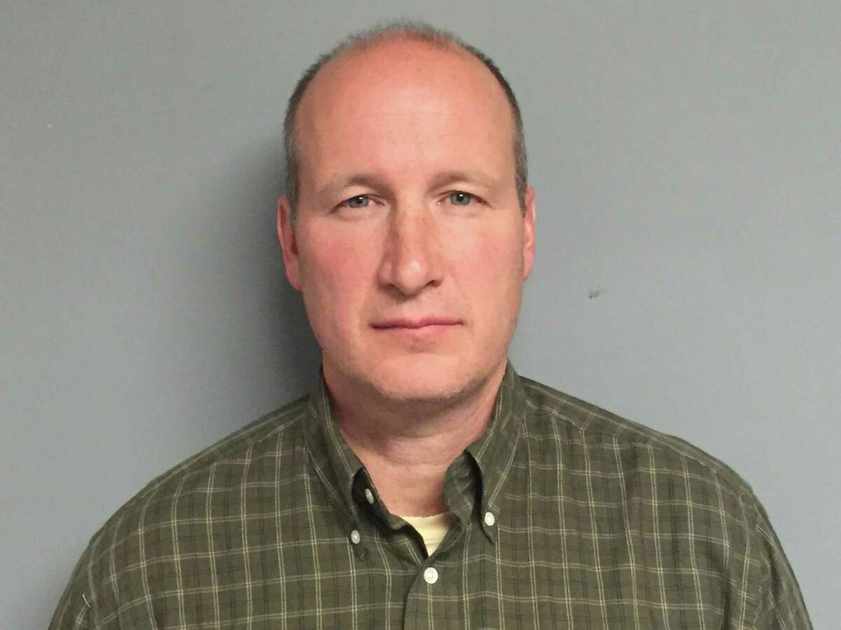 Cops: Drunk Ridgefield father slams into police cruiser