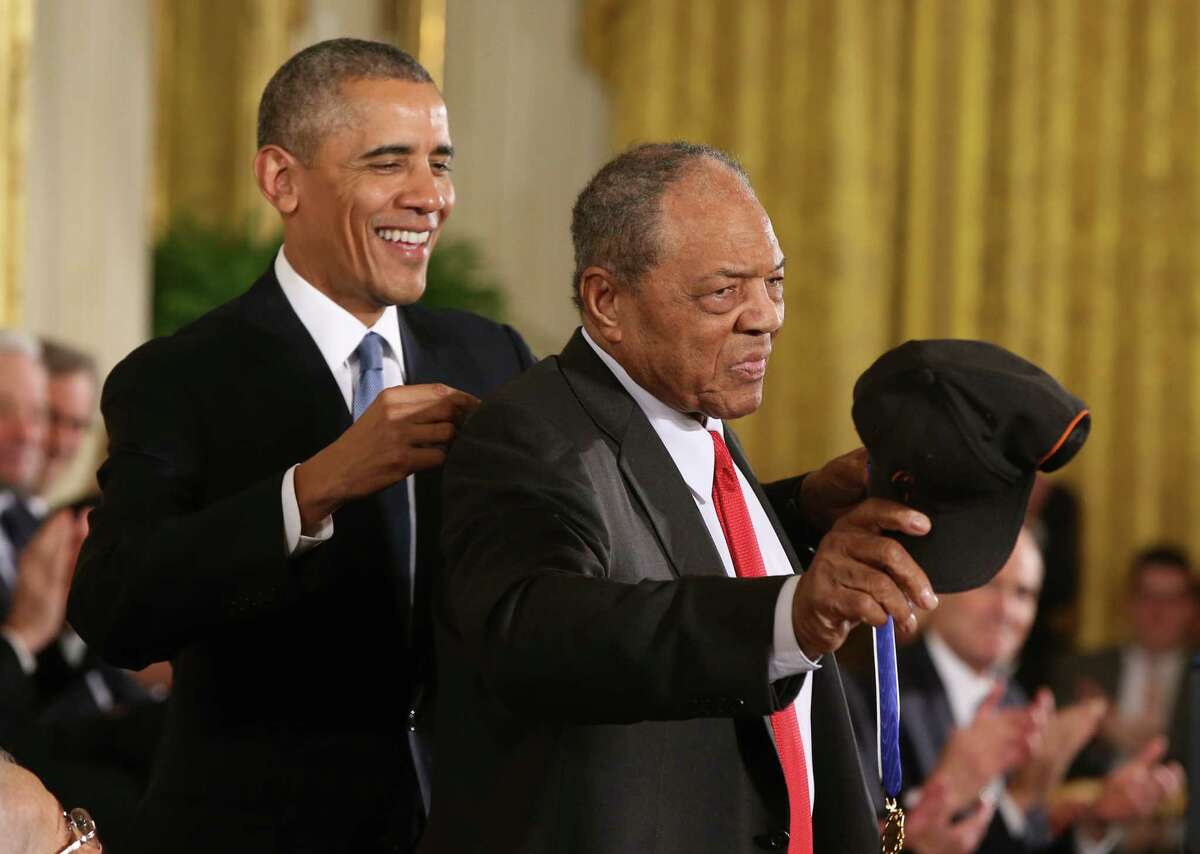 Obama awards Medals of Freedom to 17