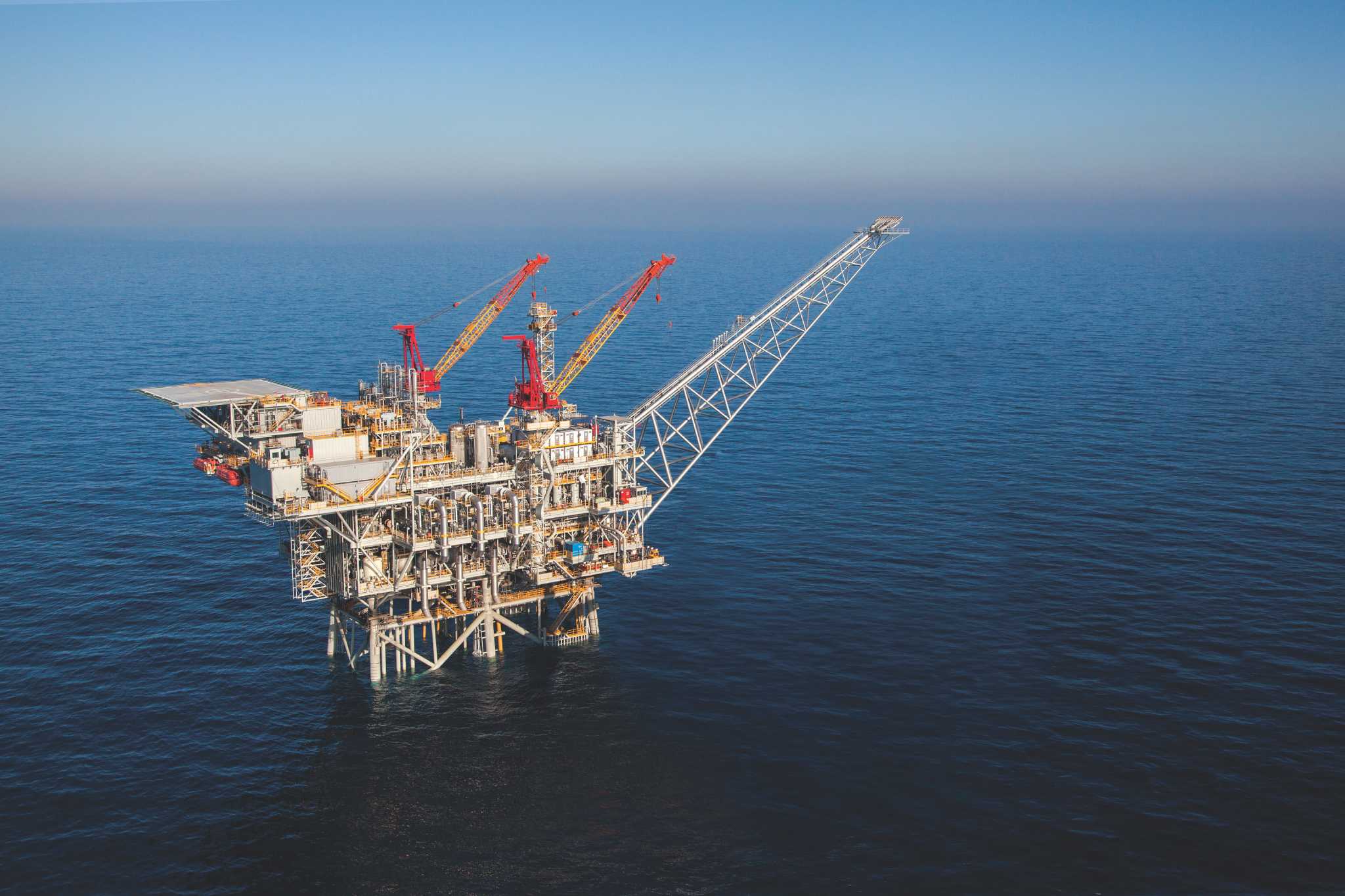 Noble starts up massive Leviathan project in Israel