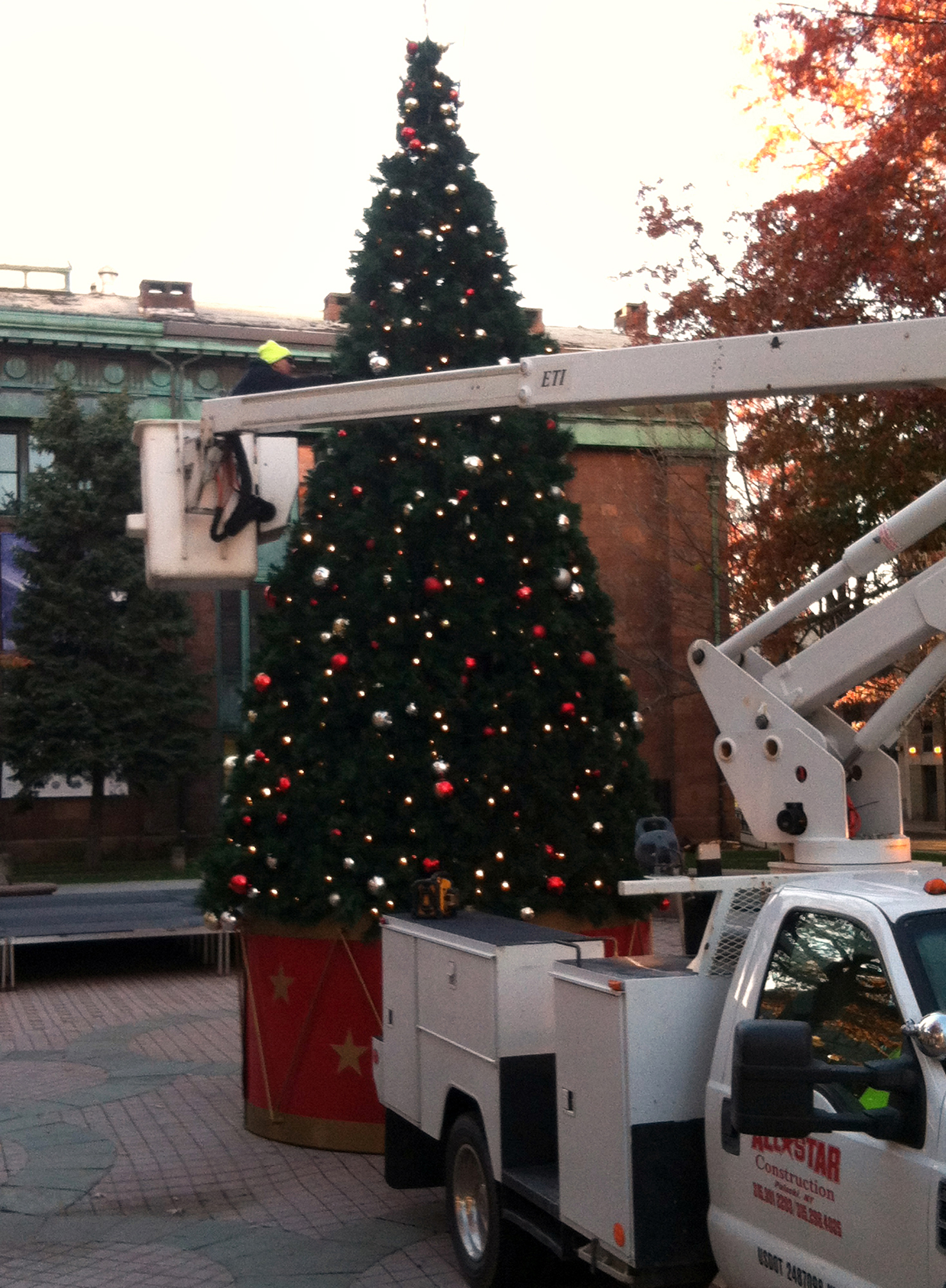 Ganim inauguration trumps Christmas tree
