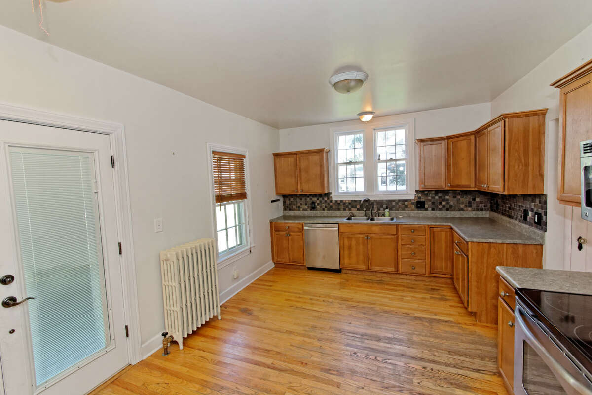 House of the Week: Tudor cottage in Glenville