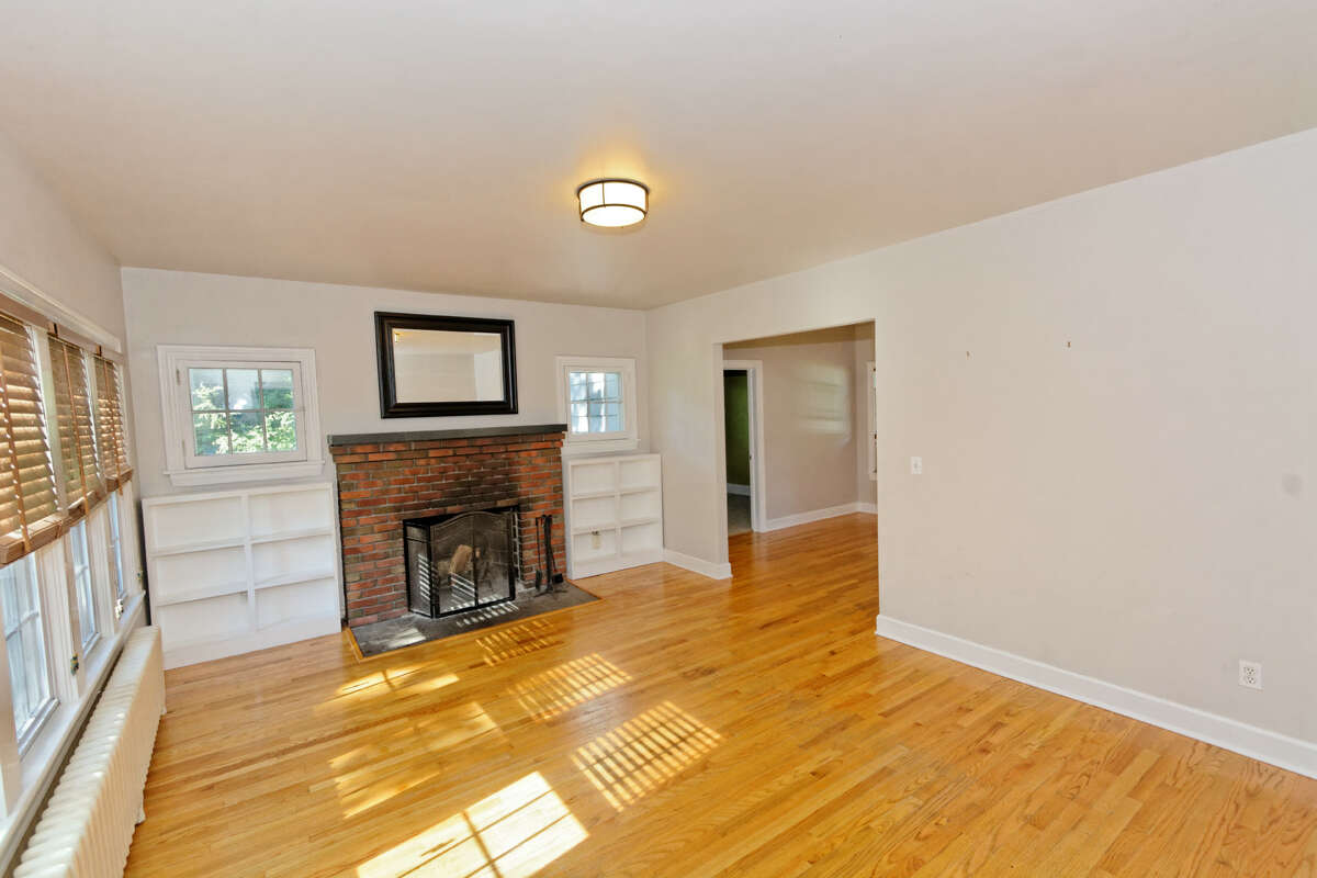 House of the Week: Tudor cottage in Glenville