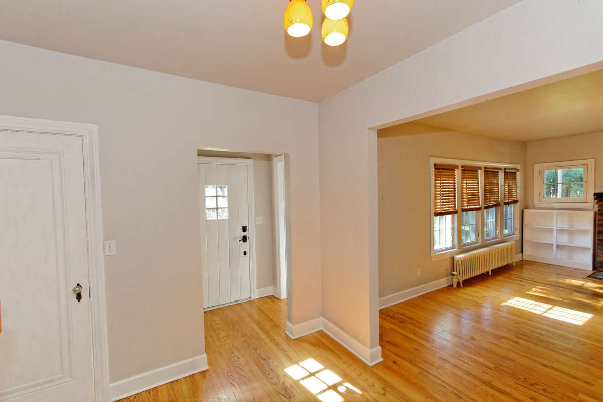House of the Week: Tudor cottage in Glenville