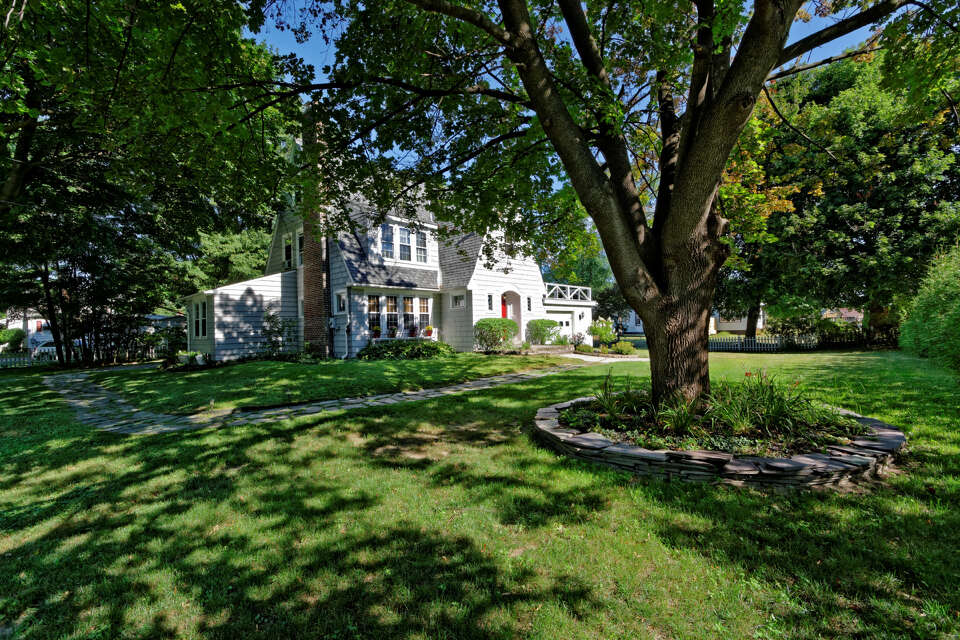 House of the Week: Tudor cottage in Glenville