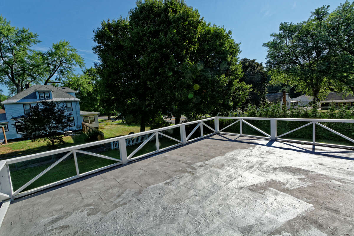 House of the Week: Tudor cottage in Glenville