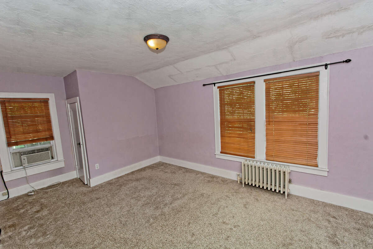 House of the Week: Tudor cottage in Glenville