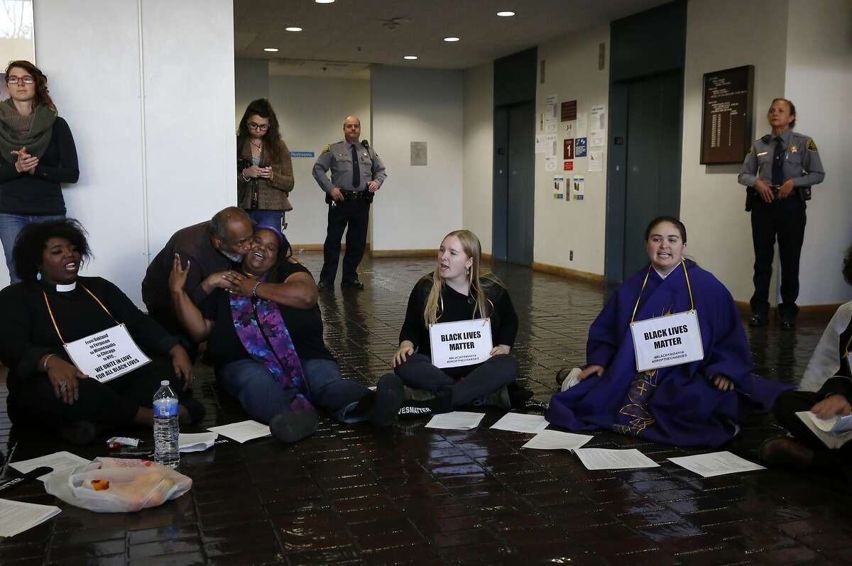 14 interfaith leaders who occupied Oakland courthouse arrested