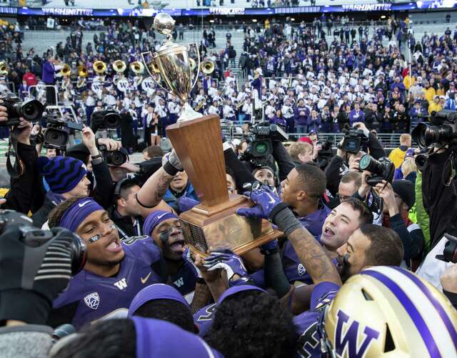 Analysis: Washington defense smothers WSU's Peyton Bender in Apple Cup win