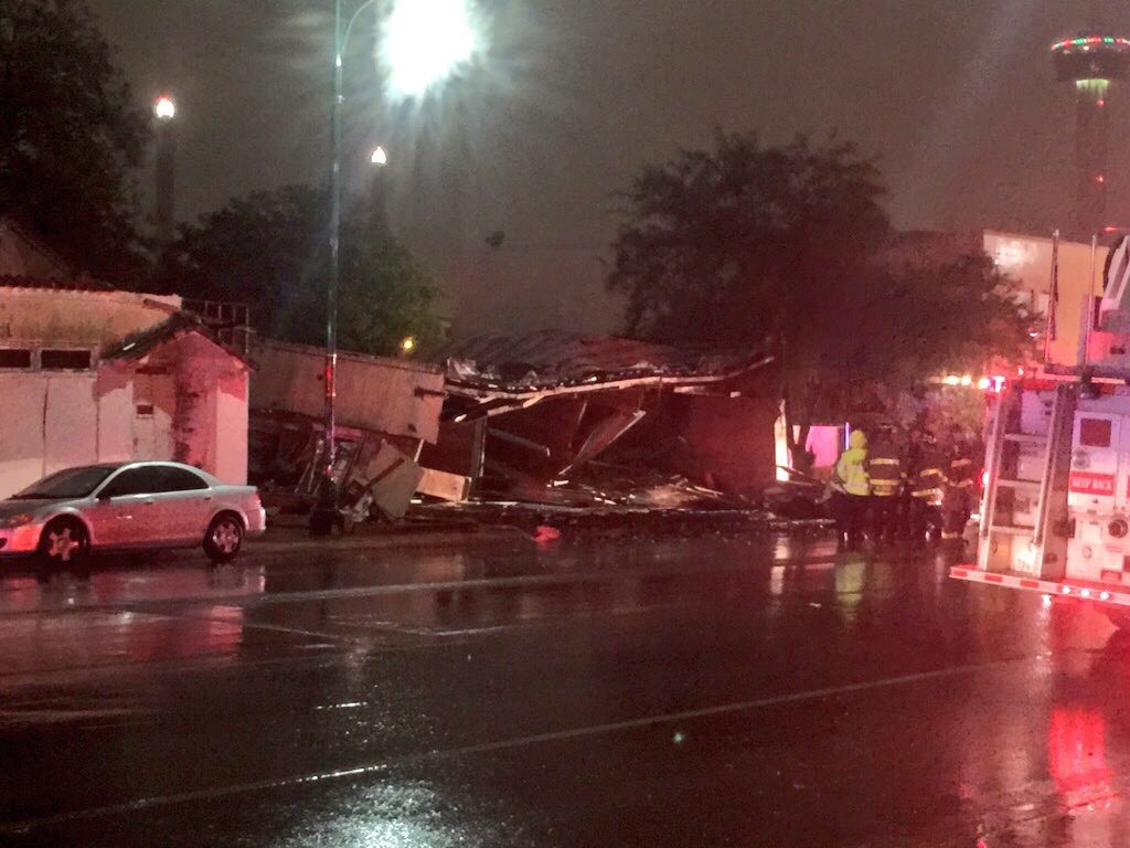 Building collapses near downtown