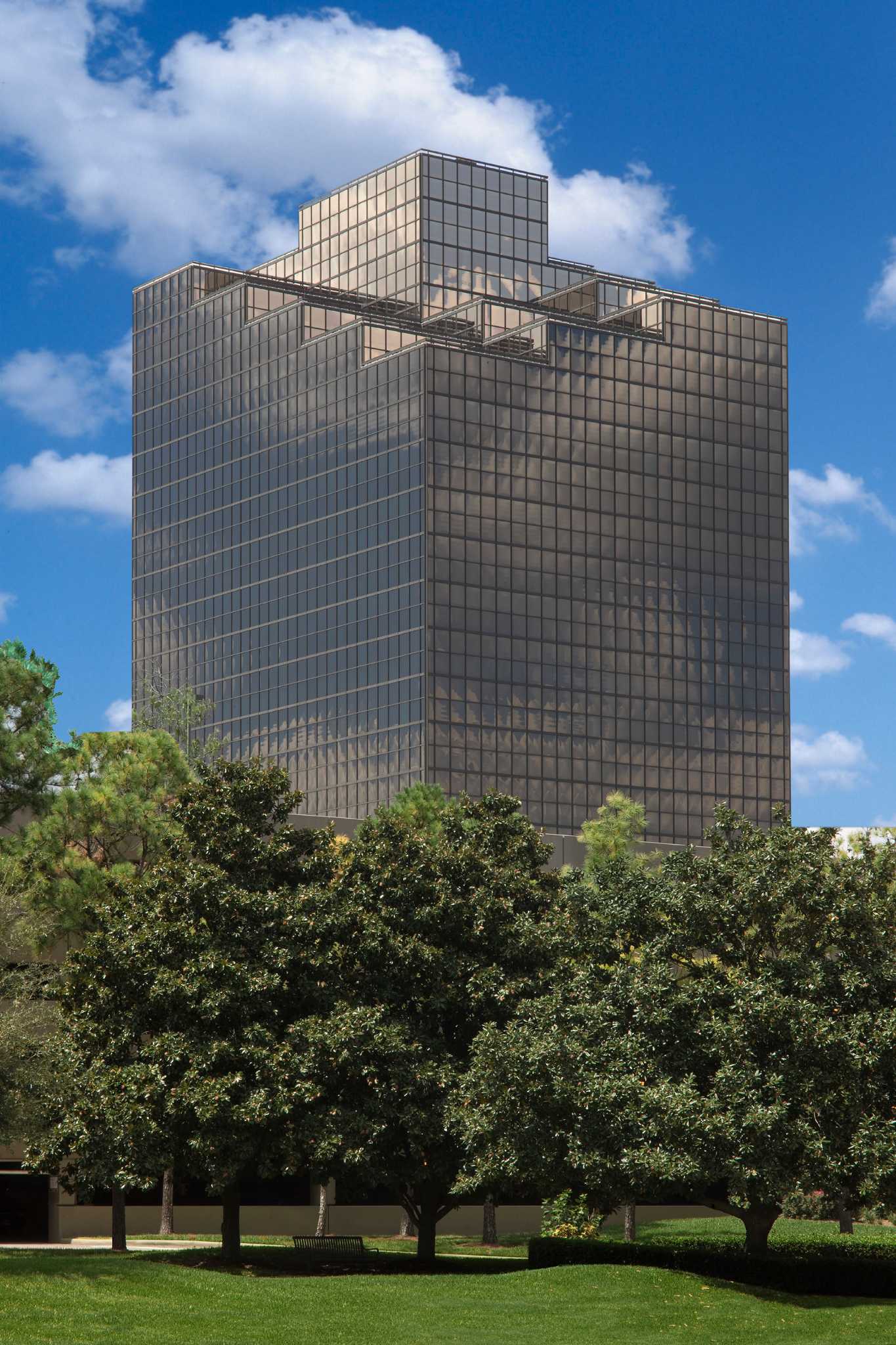 Deal of the Week: New tenant takes Exxon Mobil's old space