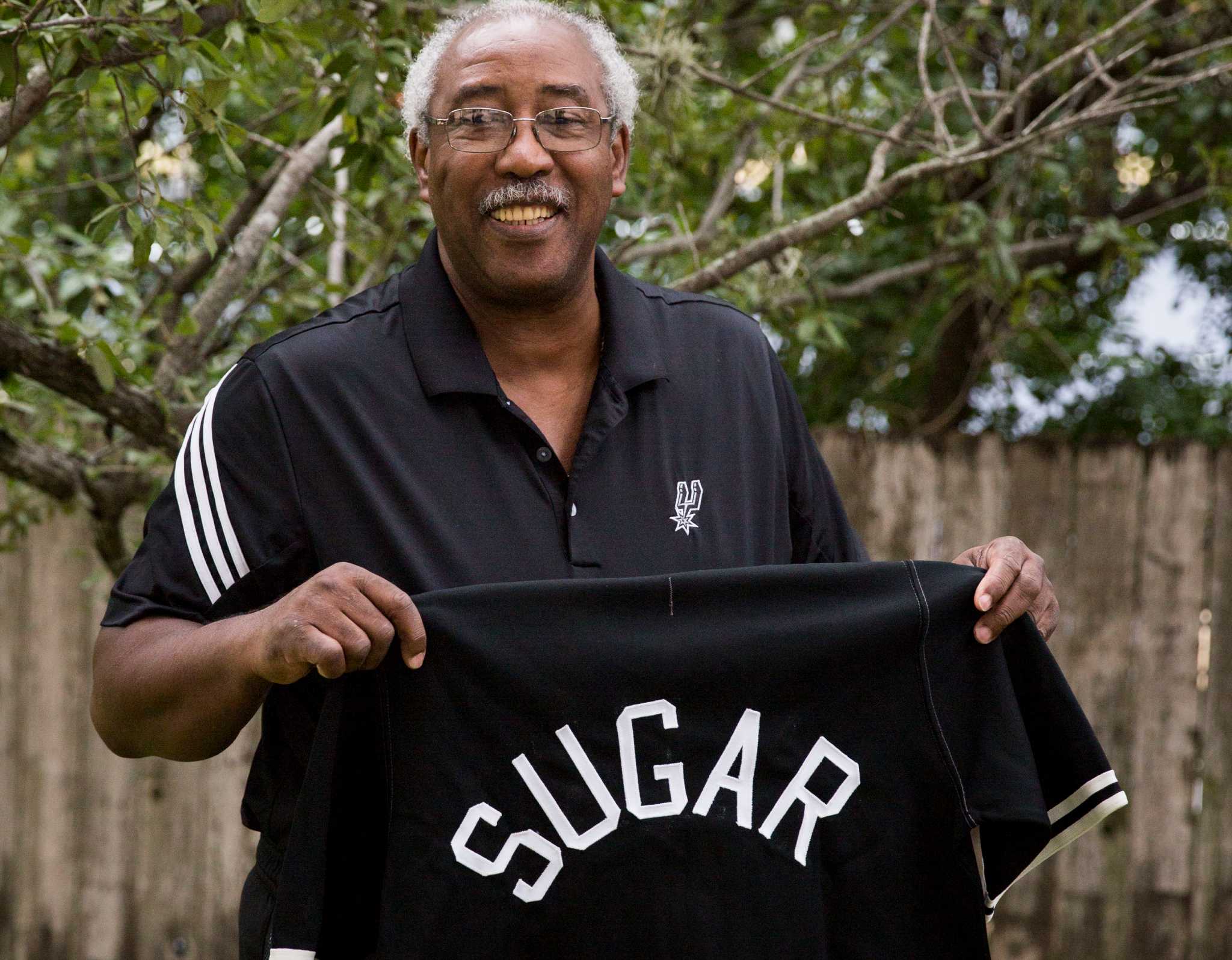 Mike Gale was important piece in Spurs' uni-verse